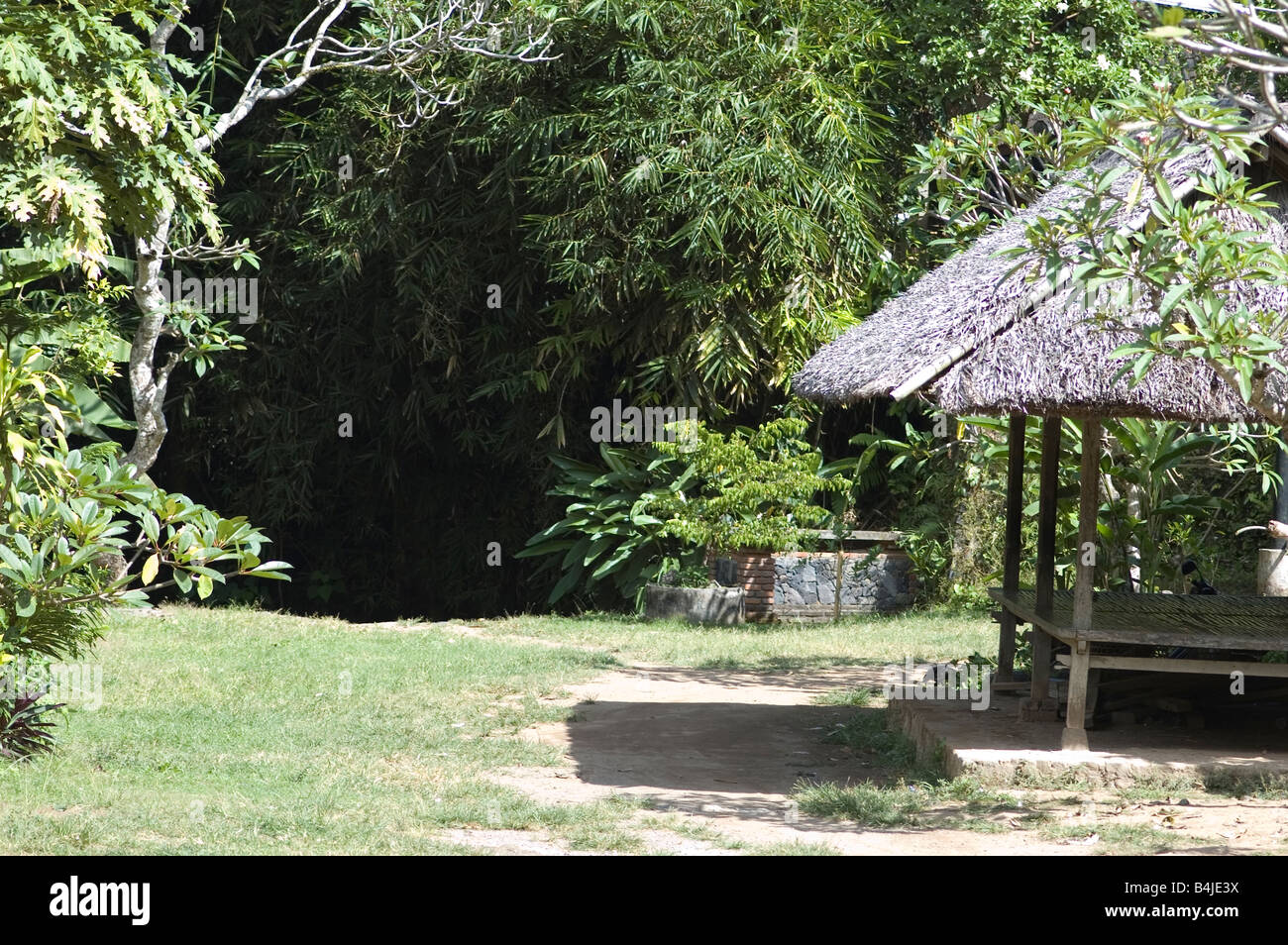 Off walkway hi-res stock photography and images - Alamy