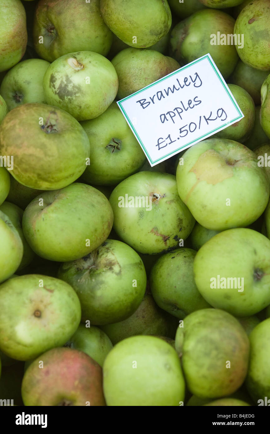 Bramley Apples On A Stall At A Farmers Market Stock Photo - Alamy