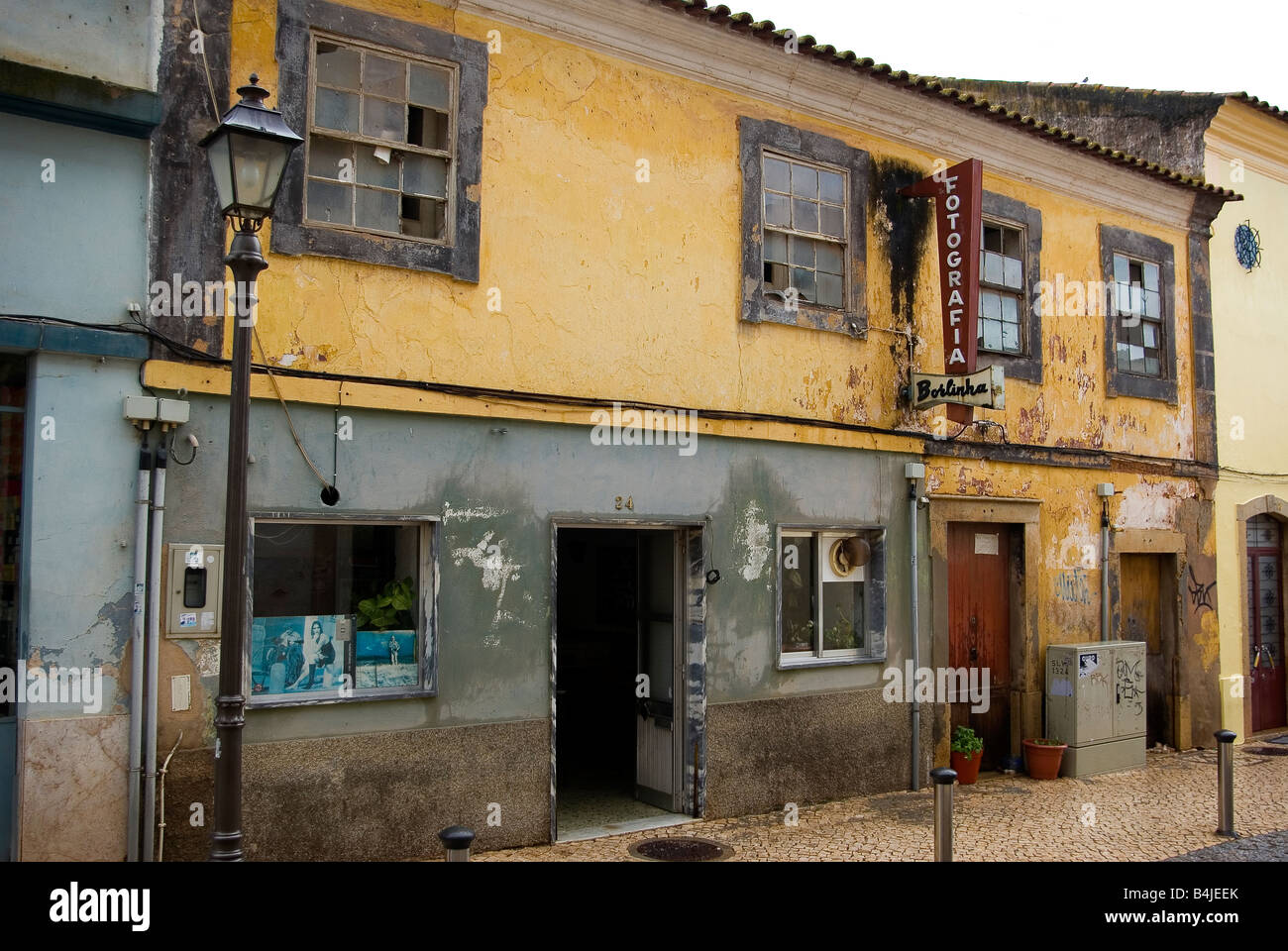 Photography sign and shops Silves Stock Photo - Alamy