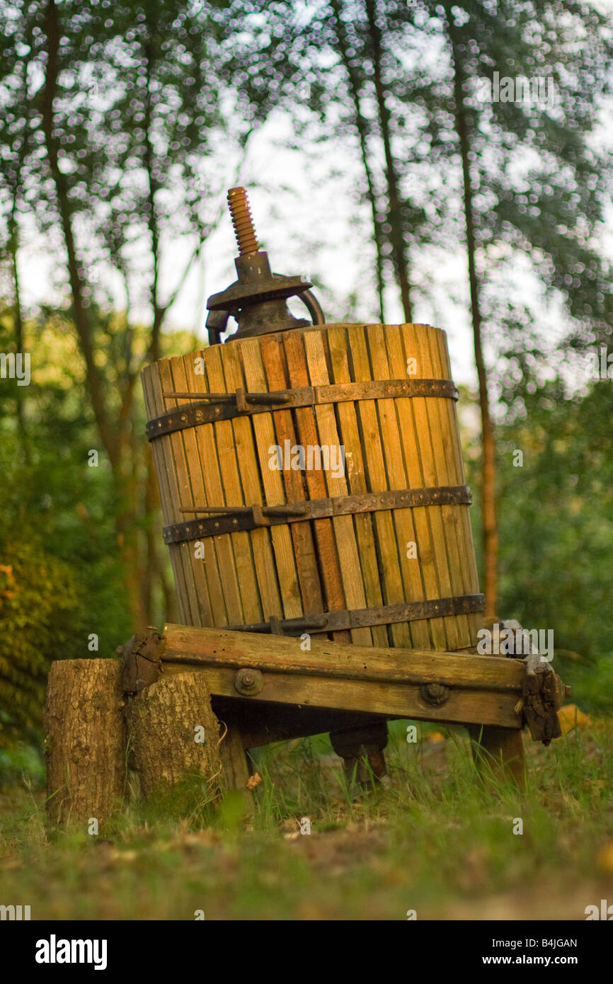 Traditional press hi-res stock photography and images - Alamy
