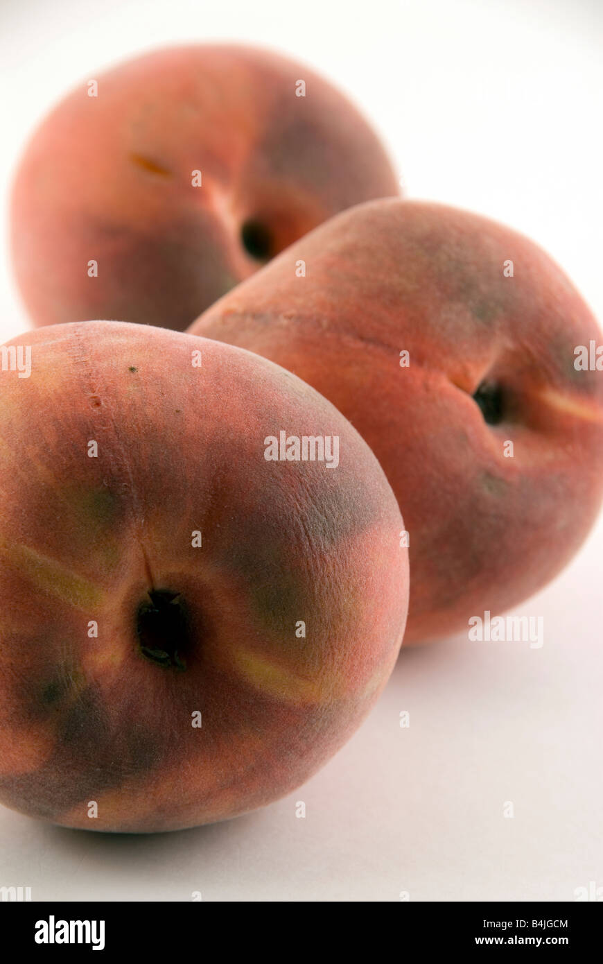 Clingstone peaches hi-res stock photography and images - Alamy