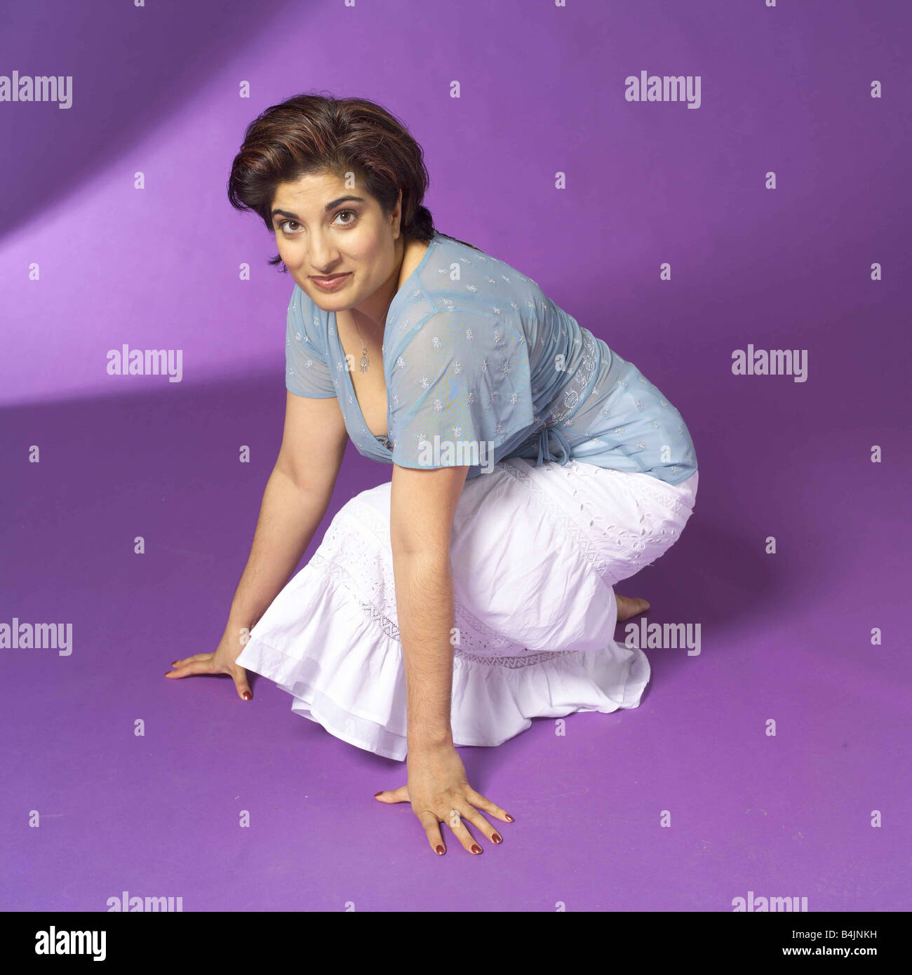 Mina Anwar June 2002 Actress Entertainment Portrait Smiling Studio Pix ...