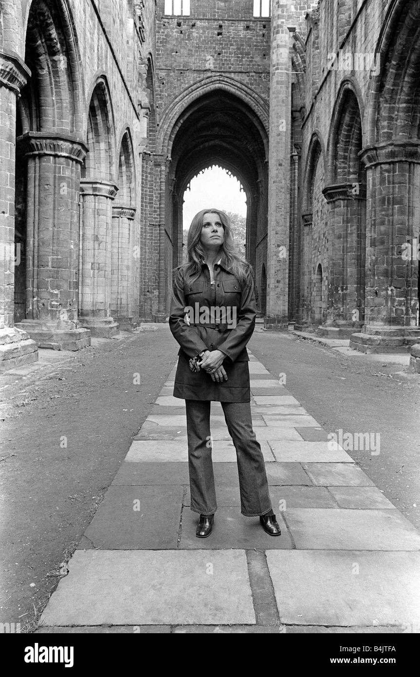 Stefanie powers actress hi-res stock photography and images - Alamy