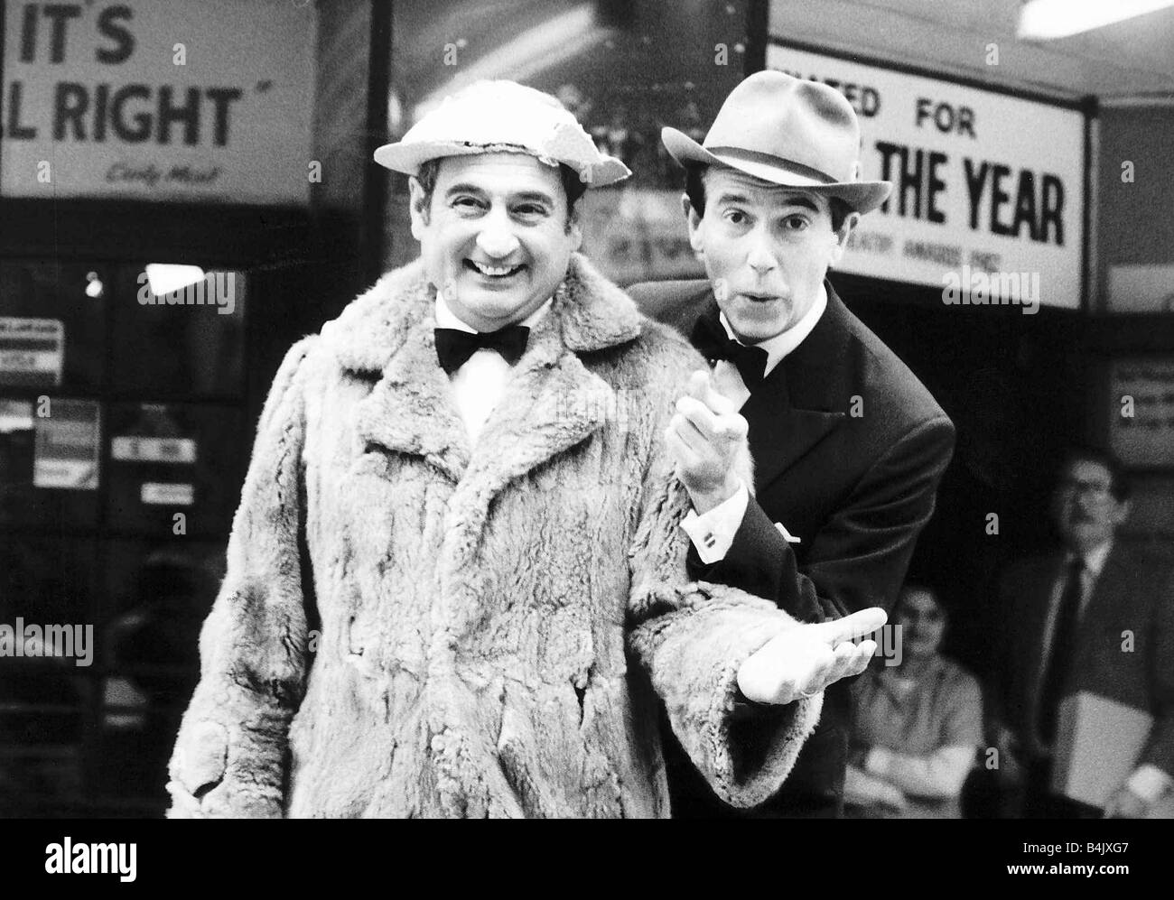 Leslie crowther tv presenter bernie Black and White Stock Photos ...