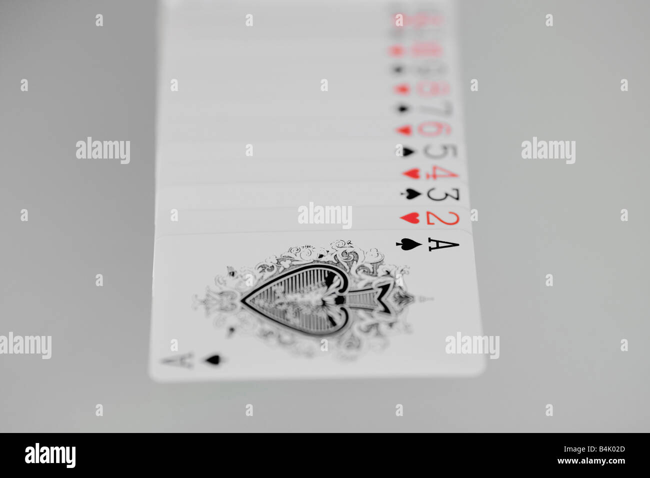 Red deck of cards hi-res stock photography and images - Alamy