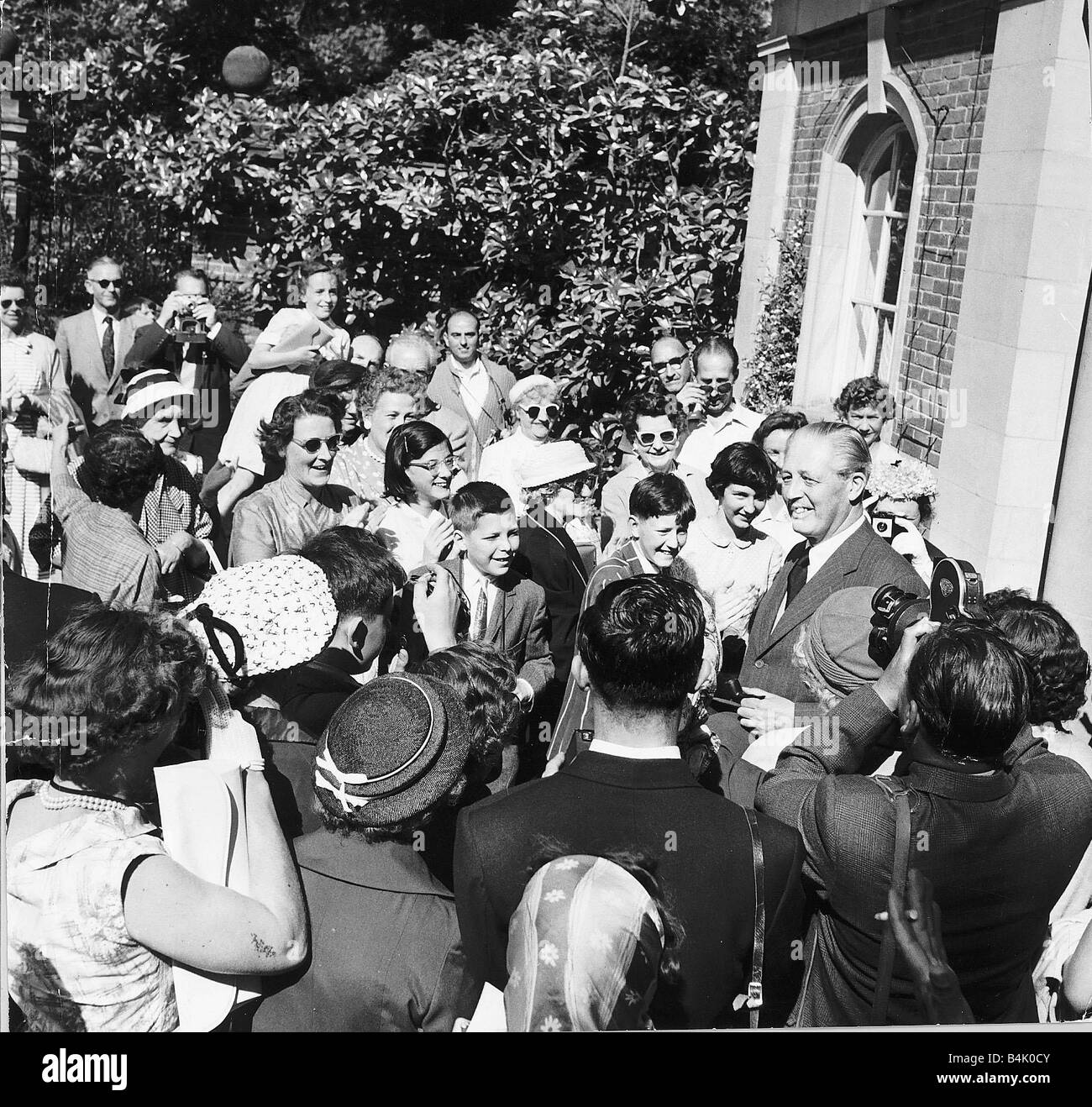 Harold macmillan 1958 hi-res stock photography and images - Alamy