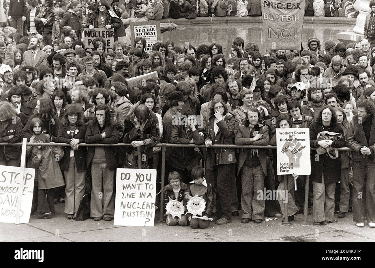Protest london 1970s hi-res stock photography and images - Alamy