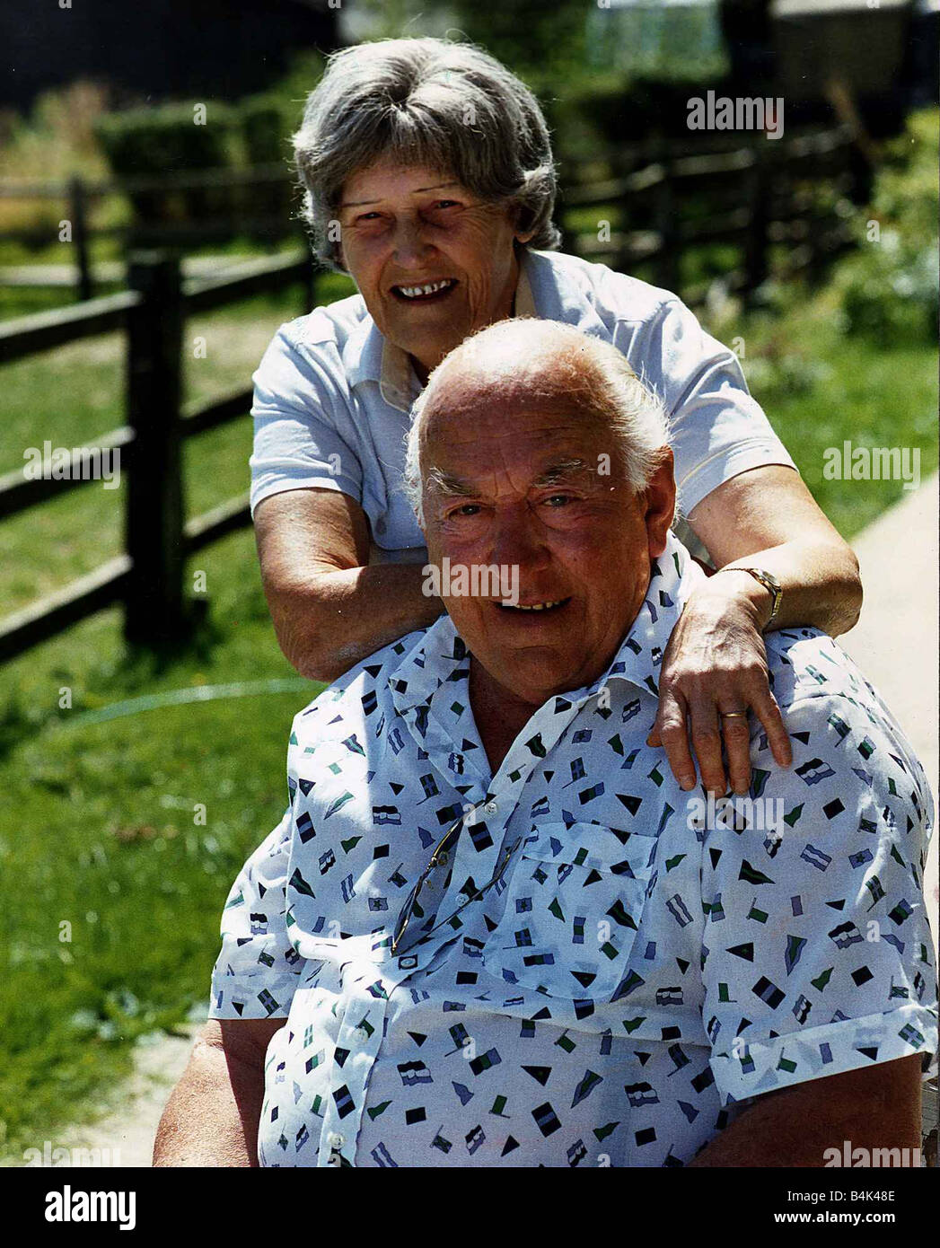 Bob Todd actor and comedian with wife November 1989 dbase Stock Photo ...