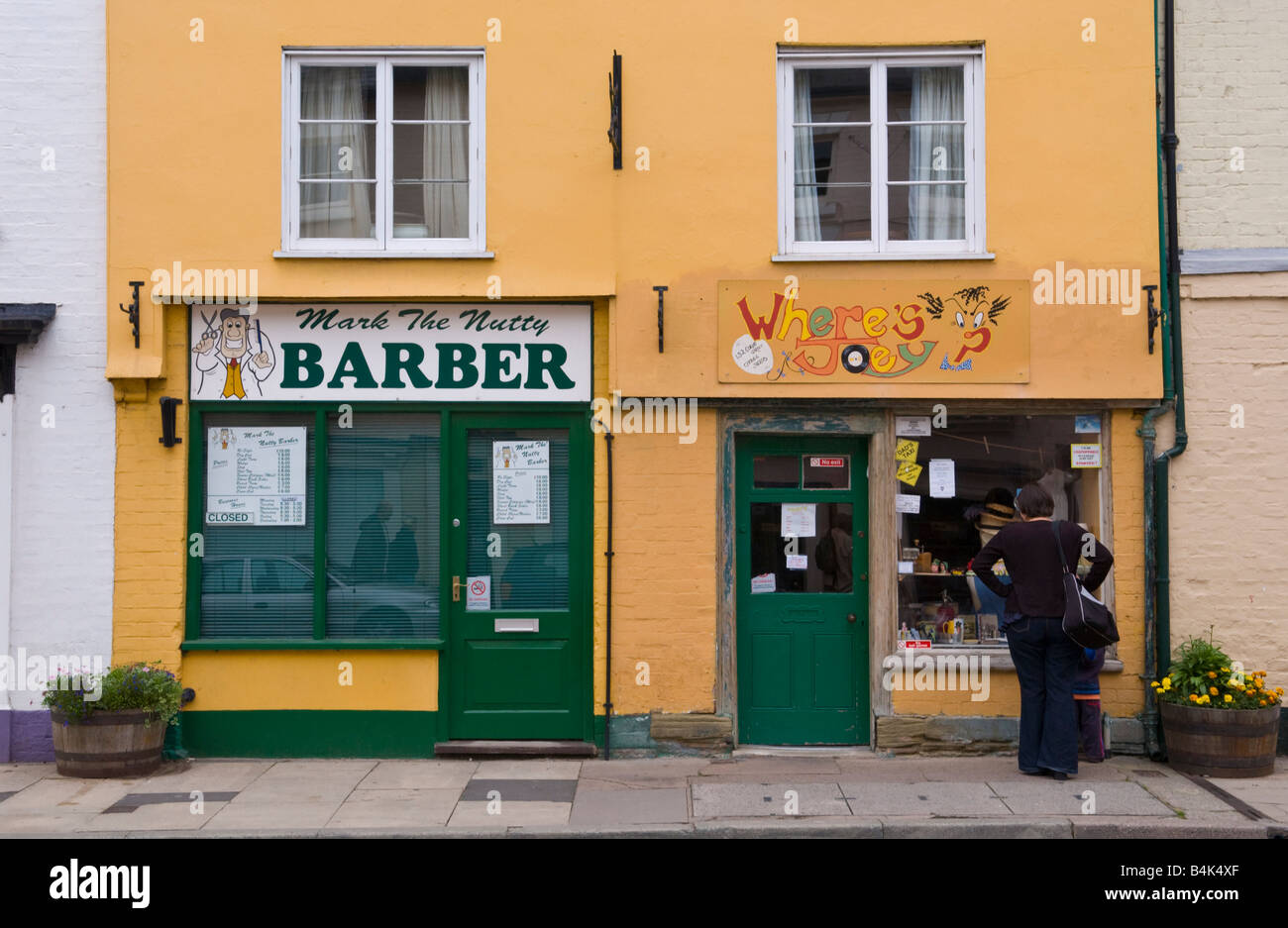 Local shopfront shop hi-res stock photography and images - Alamy