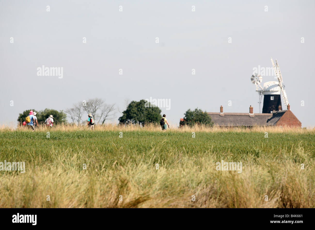 Distort path hi-res stock photography and images - Alamy