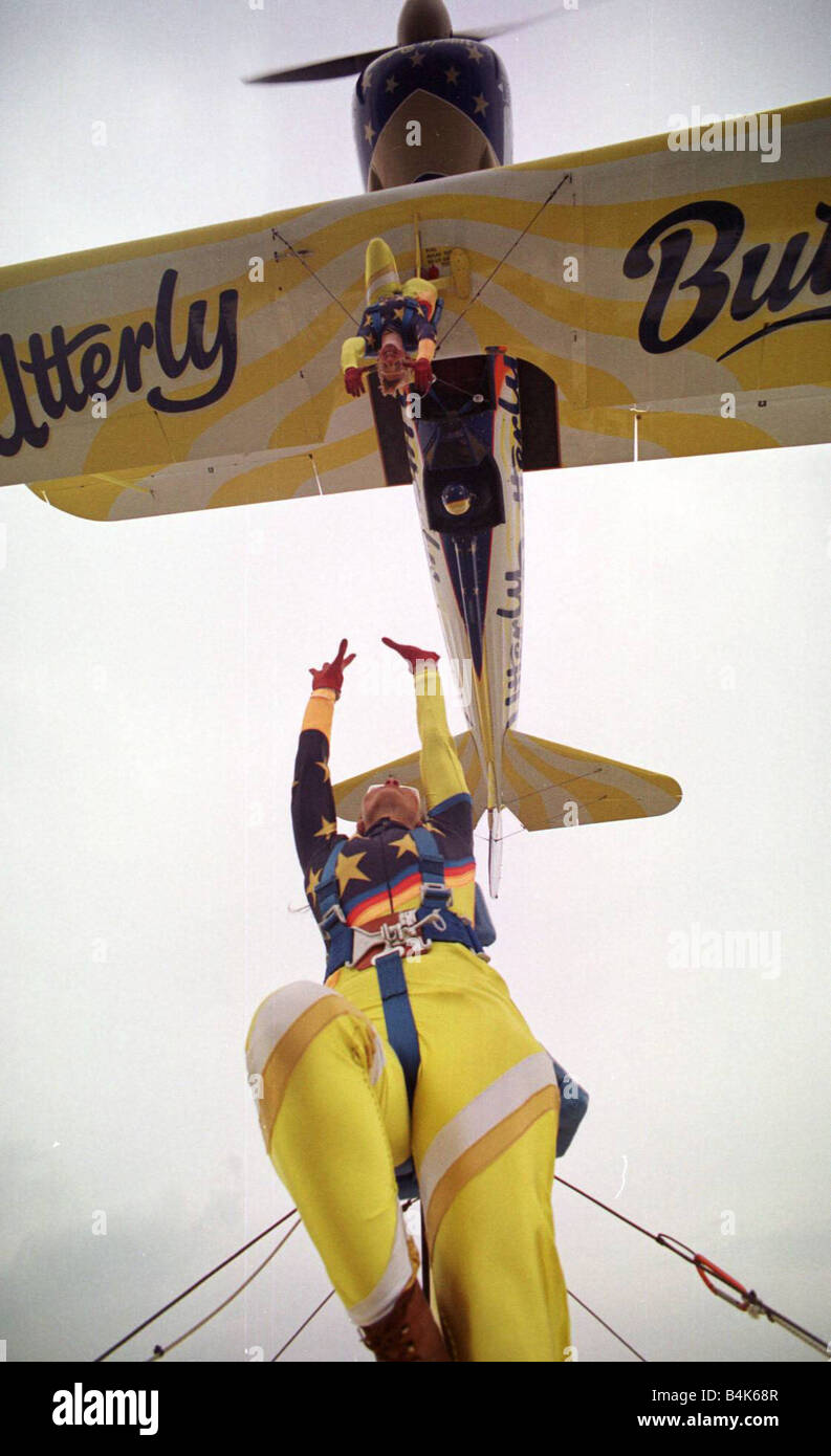 Aircraft Utterly Butterly Wing Walkers July 1999 Wingwalkers Sara ...