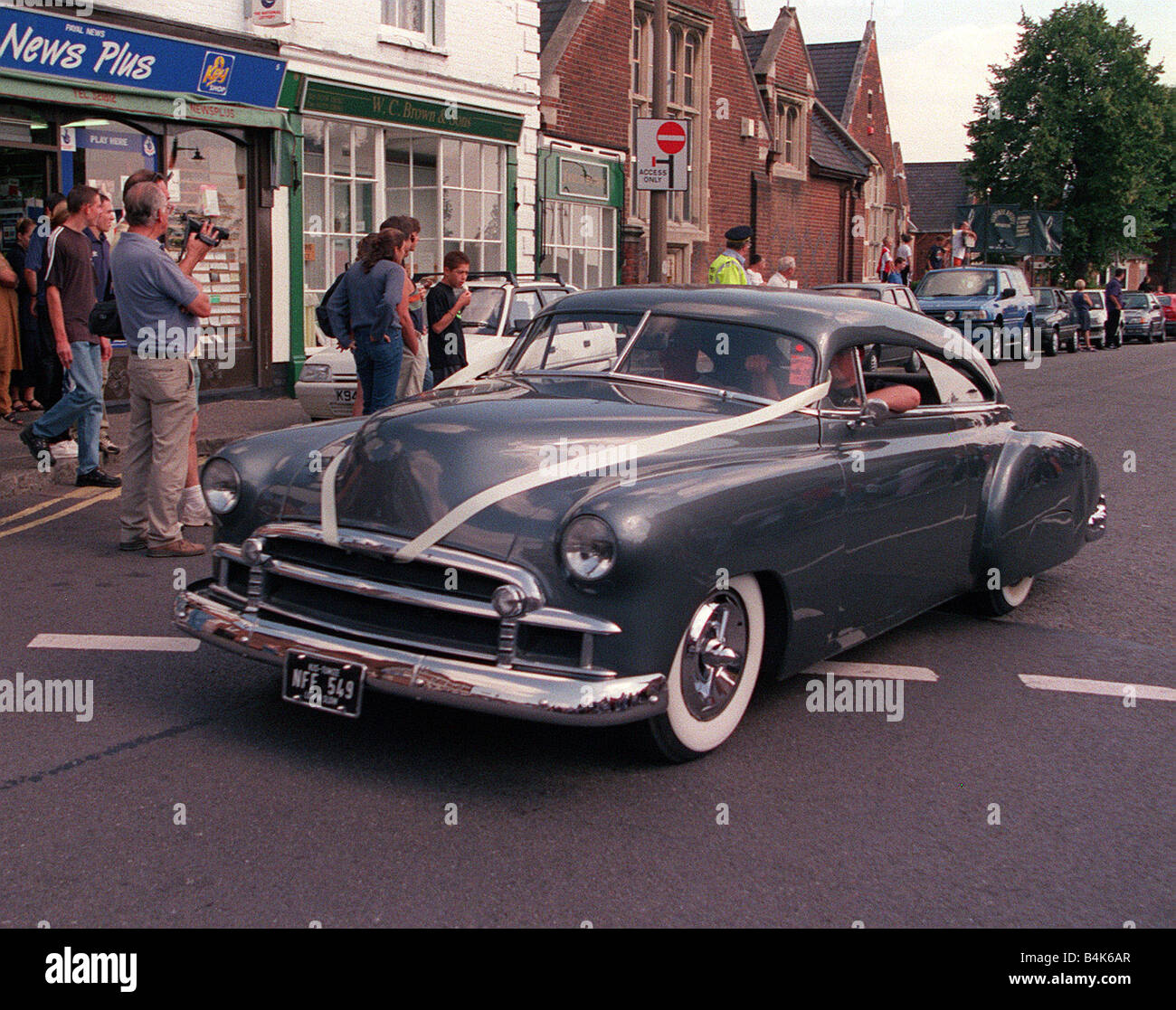 Grey motor car hi-res stock photography and images - Alamy