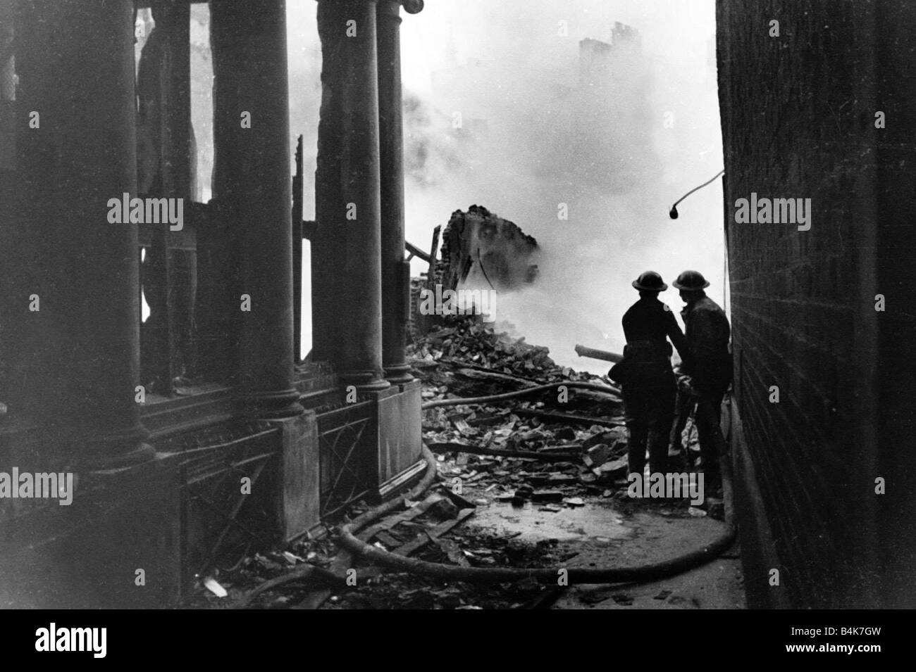 Air attack ww2 hi-res stock photography and images - Alamy