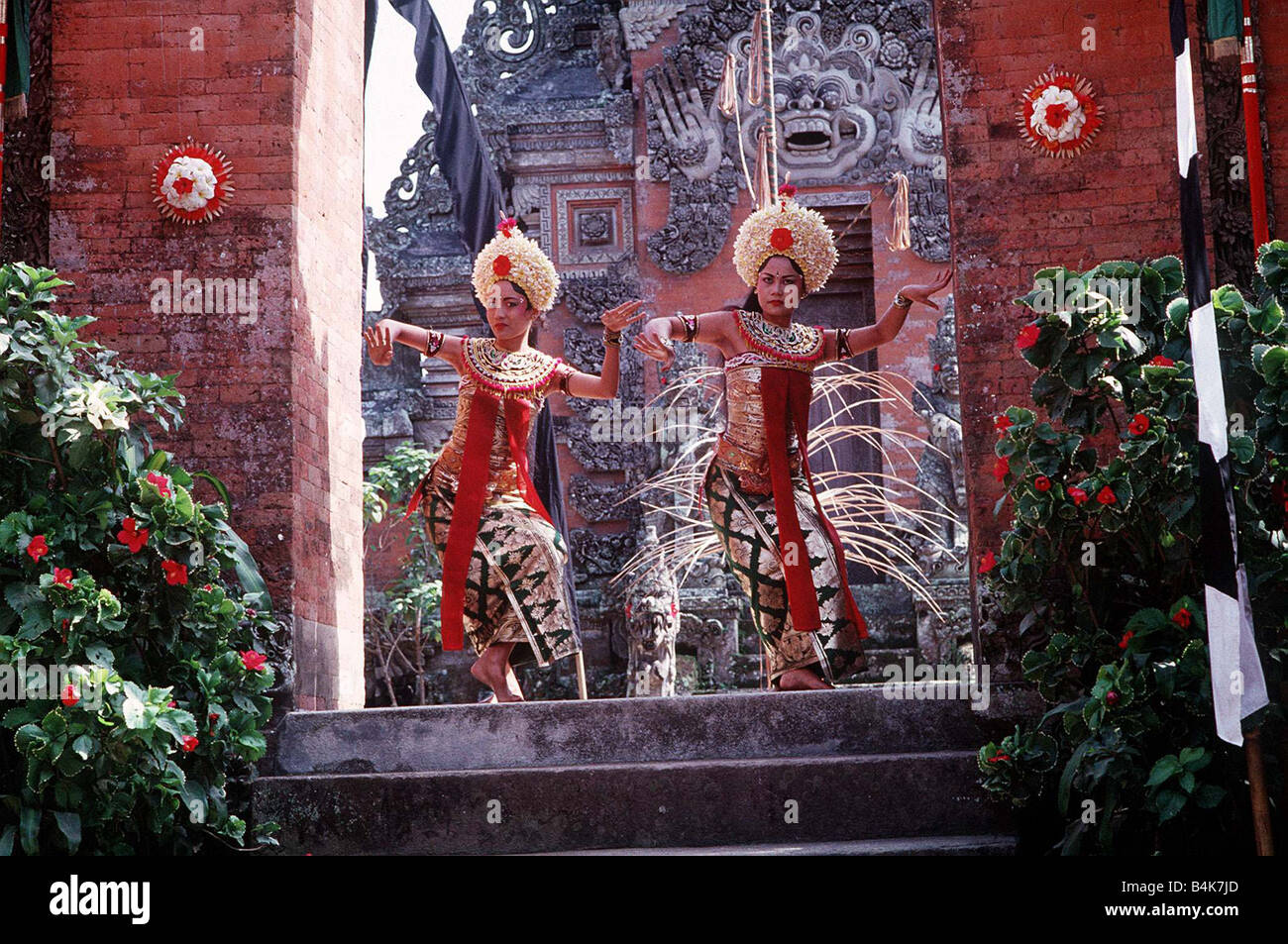 Balinese traditional dancers circa 1995 Stock Photo - Alamy