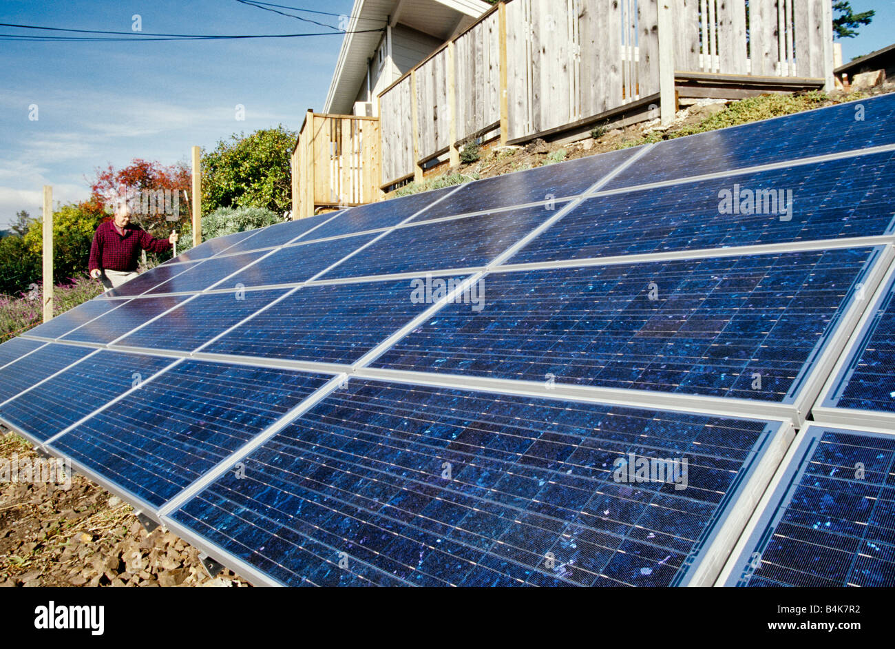 Installed solar panels hi-res stock photography and images - Alamy