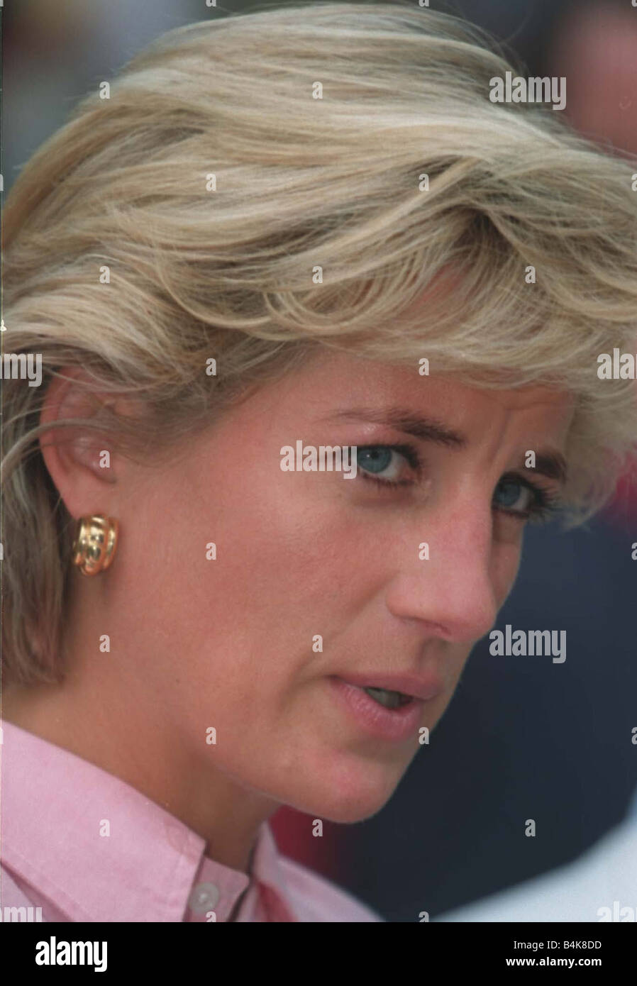 Princess Diana gets upset while visting Bosnia August 1997 as she ...