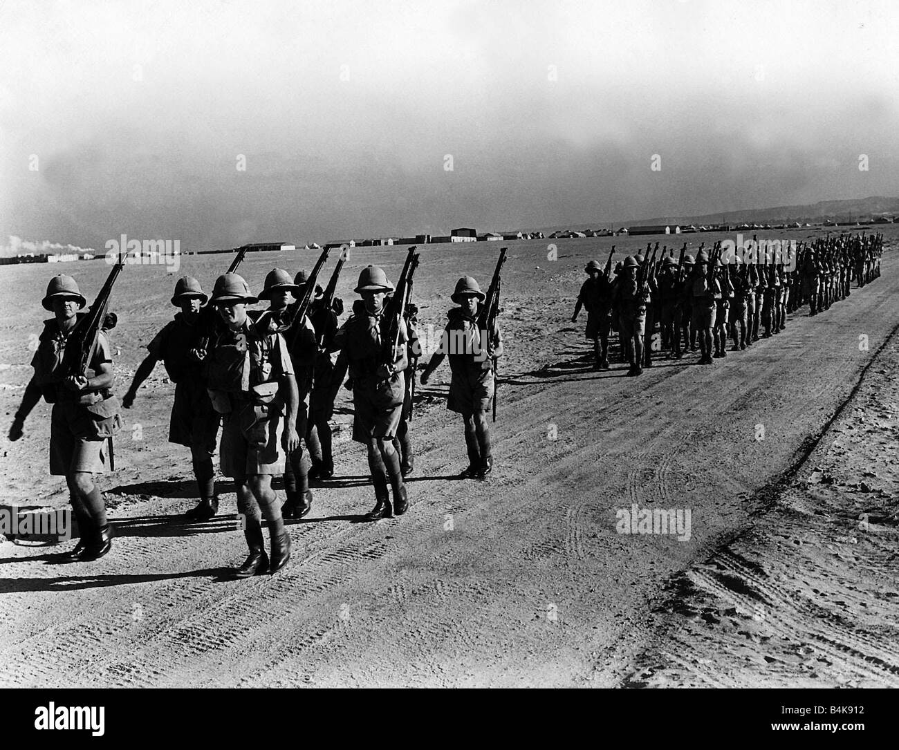 British infantry soldiers training in Egypt 1940 WW2 Stock Photo - Alamy