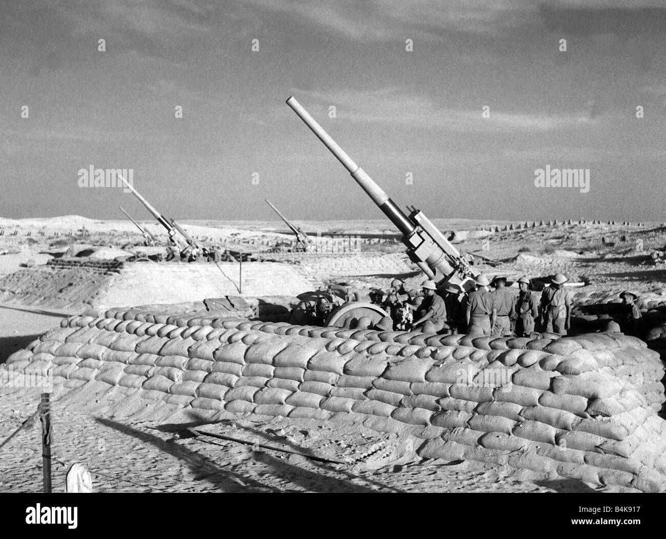 British anti aircraft guns in the Western Desert North Africa 1940 WW2 ...