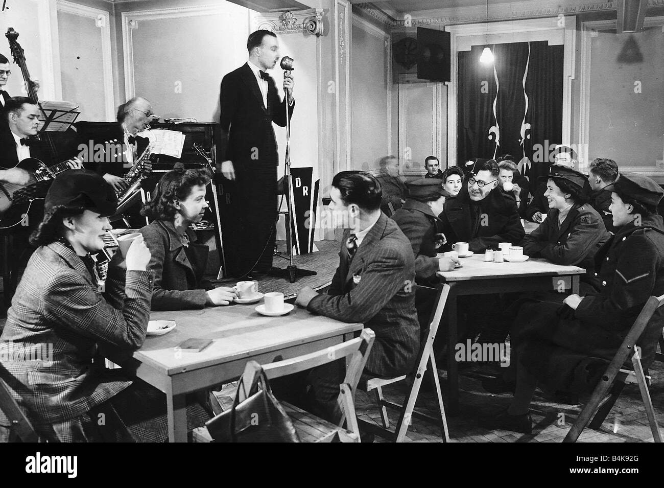 Ww2 Entertainment High Resolution Stock Photography and Images - Alamy