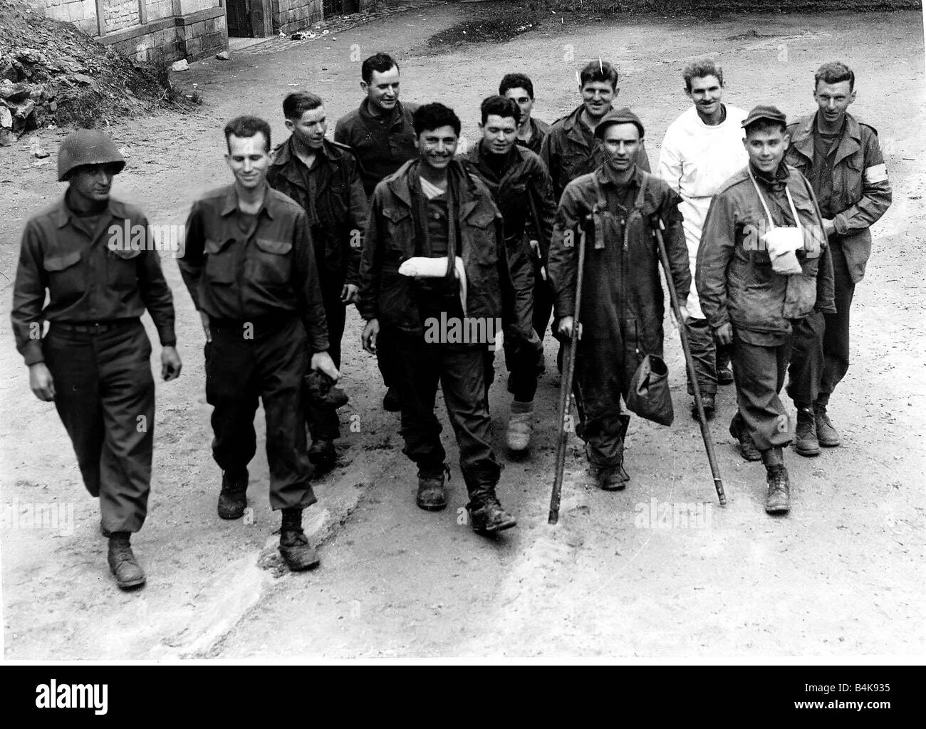 WW2 ll prisoners 4 45 American prisoners and some RAF men were released ...