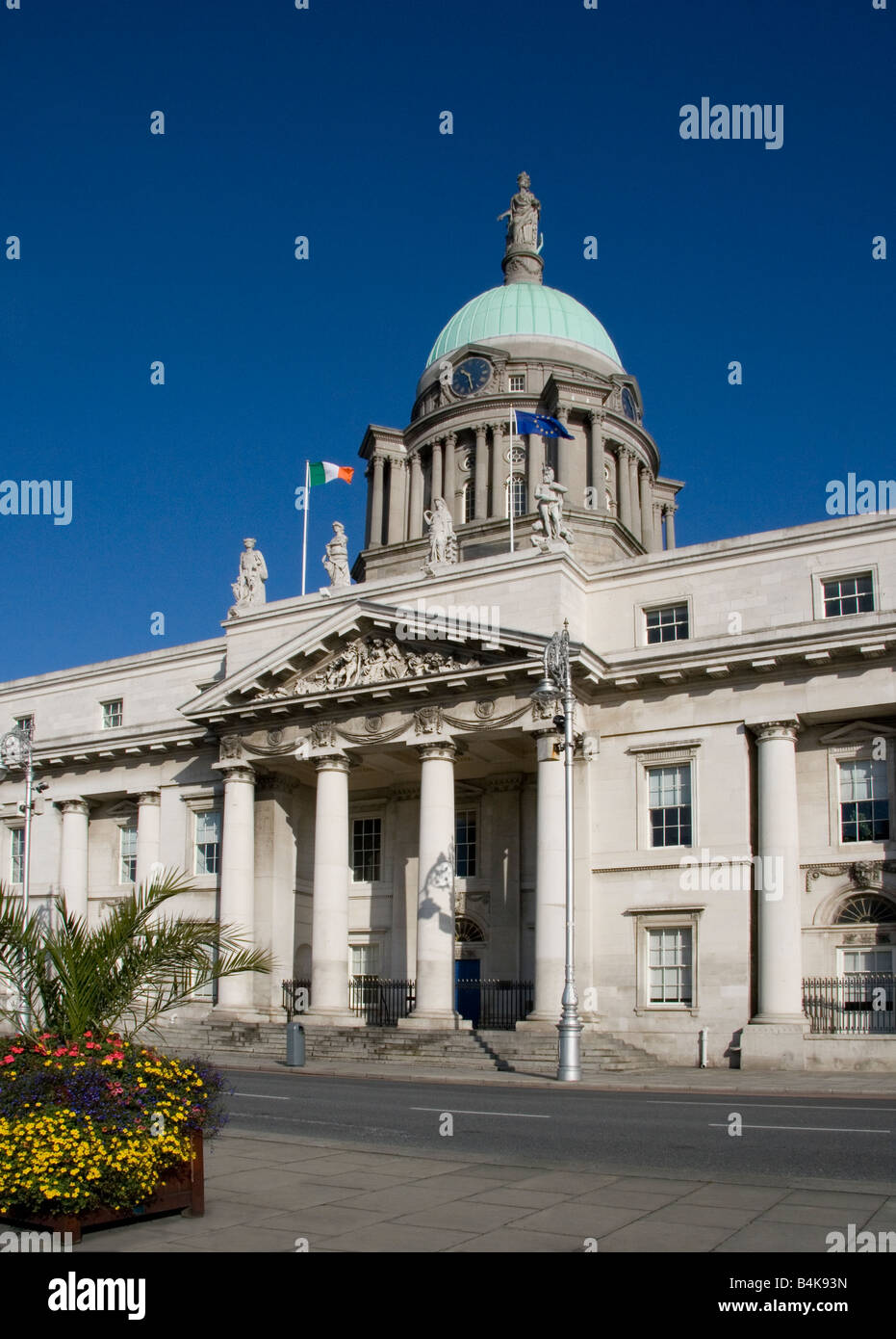 Irish georgian neo classical architecture hi-res stock photography and ...