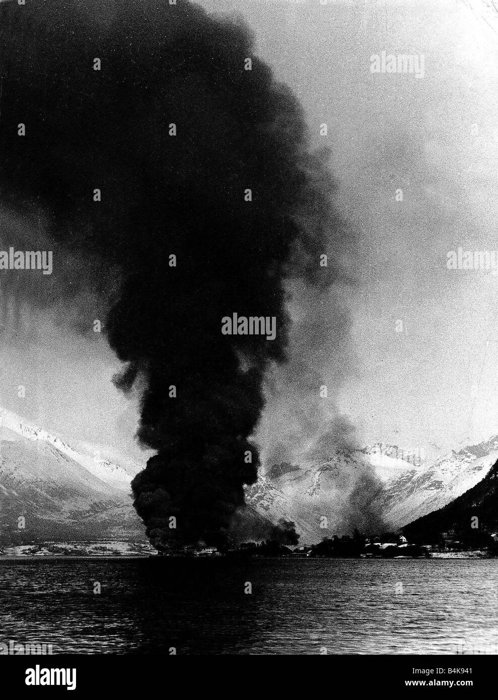 Ww2 nazi explosion Black and White Stock Photos & Images - Alamy