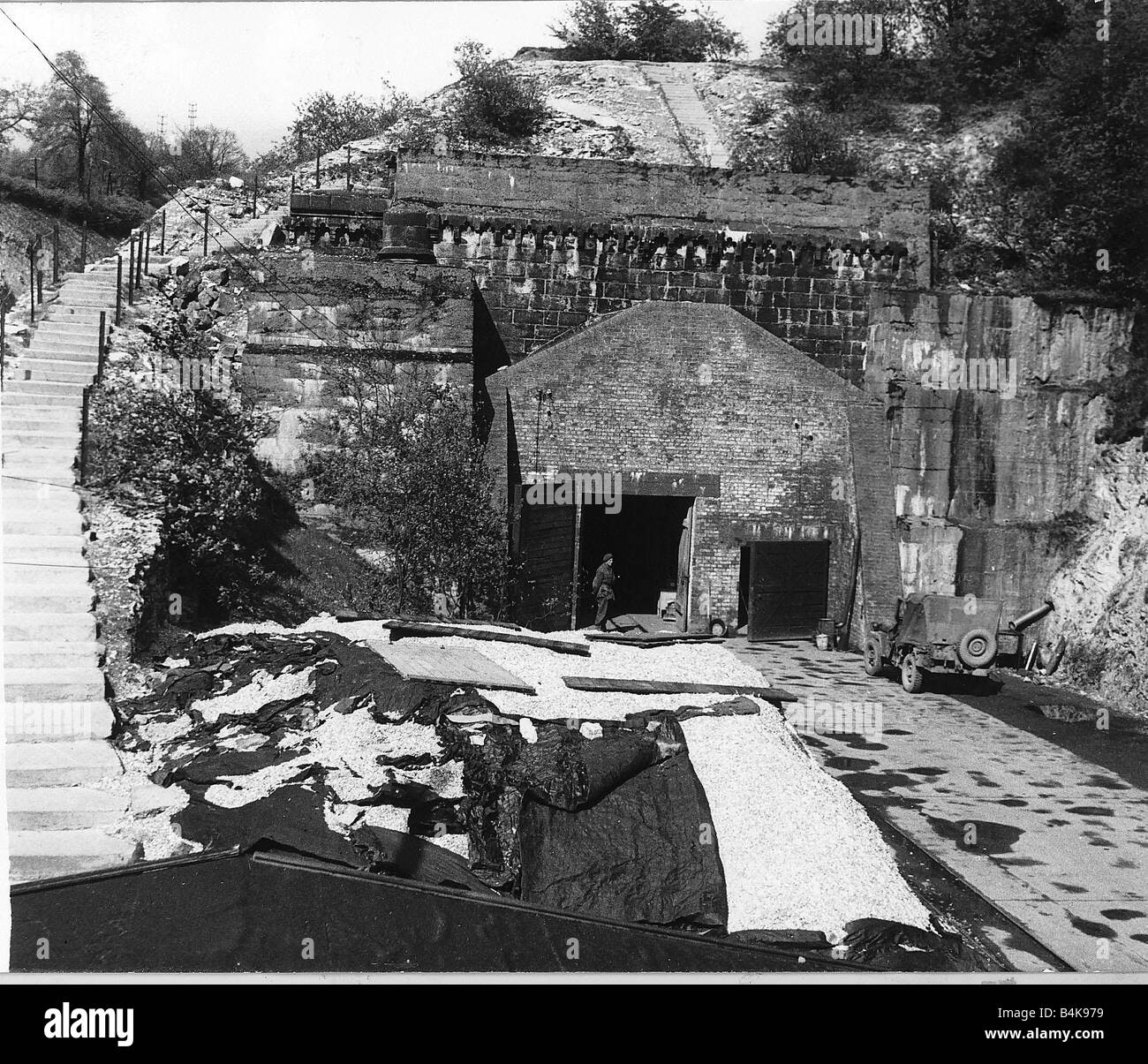 Aircraft factory ww2 hi-res stock photography and images - Alamy