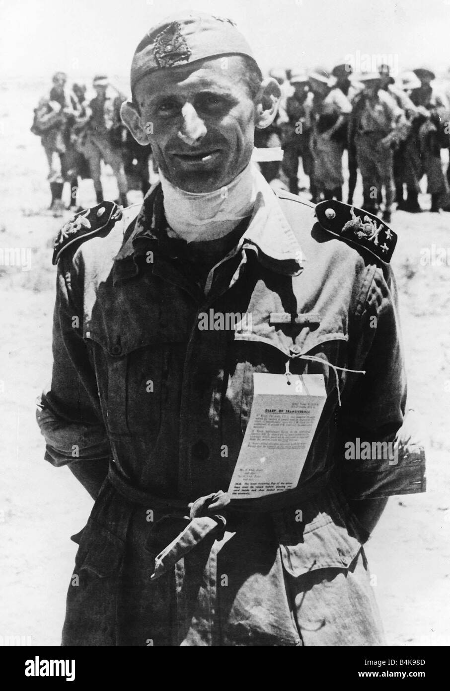 WW2 Wounded Italian Officer captured in desert by Australians after a ...