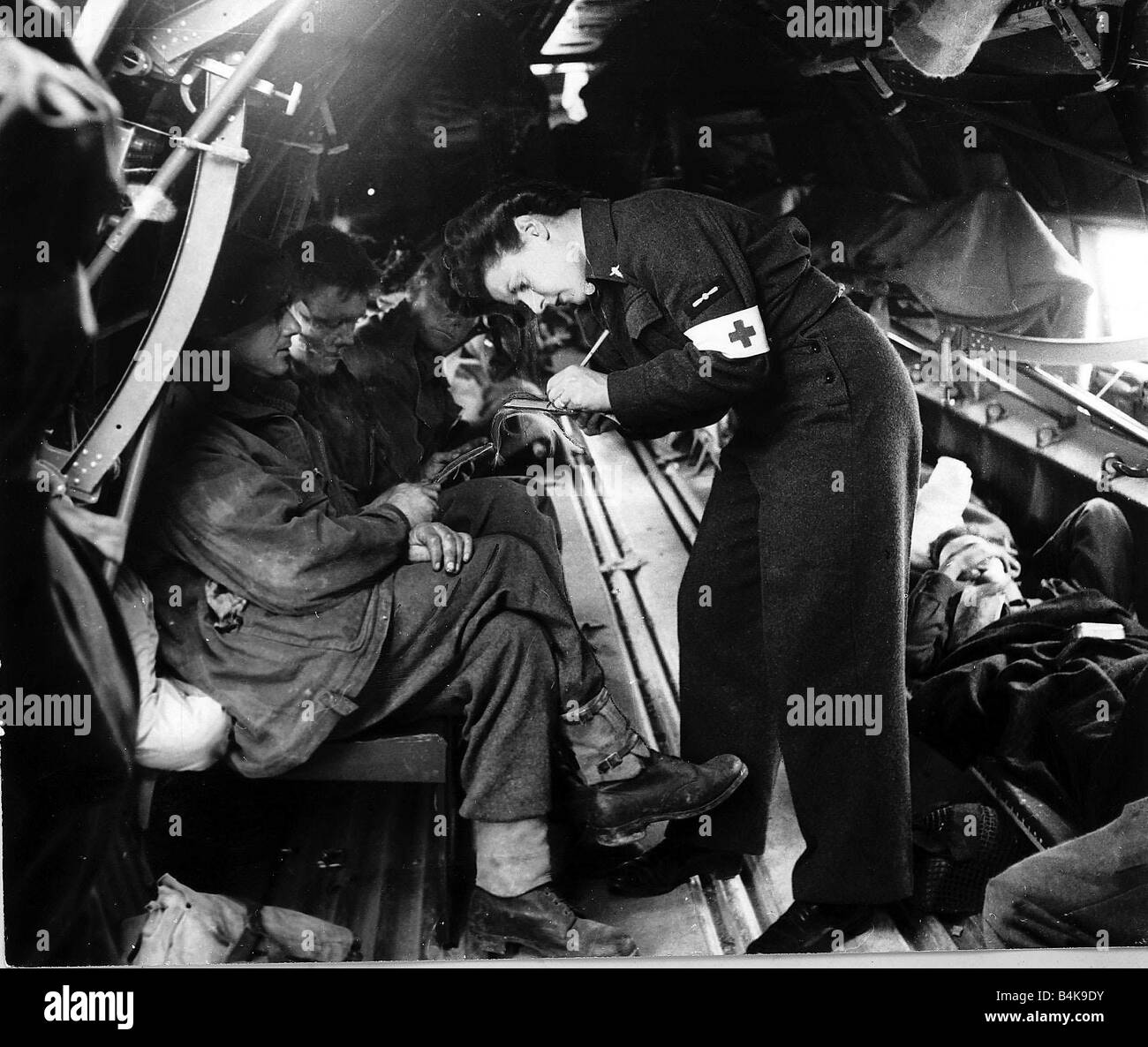 WW2 RAF bring back wounded Jul 44 from Normandy France Nursing orderly ...