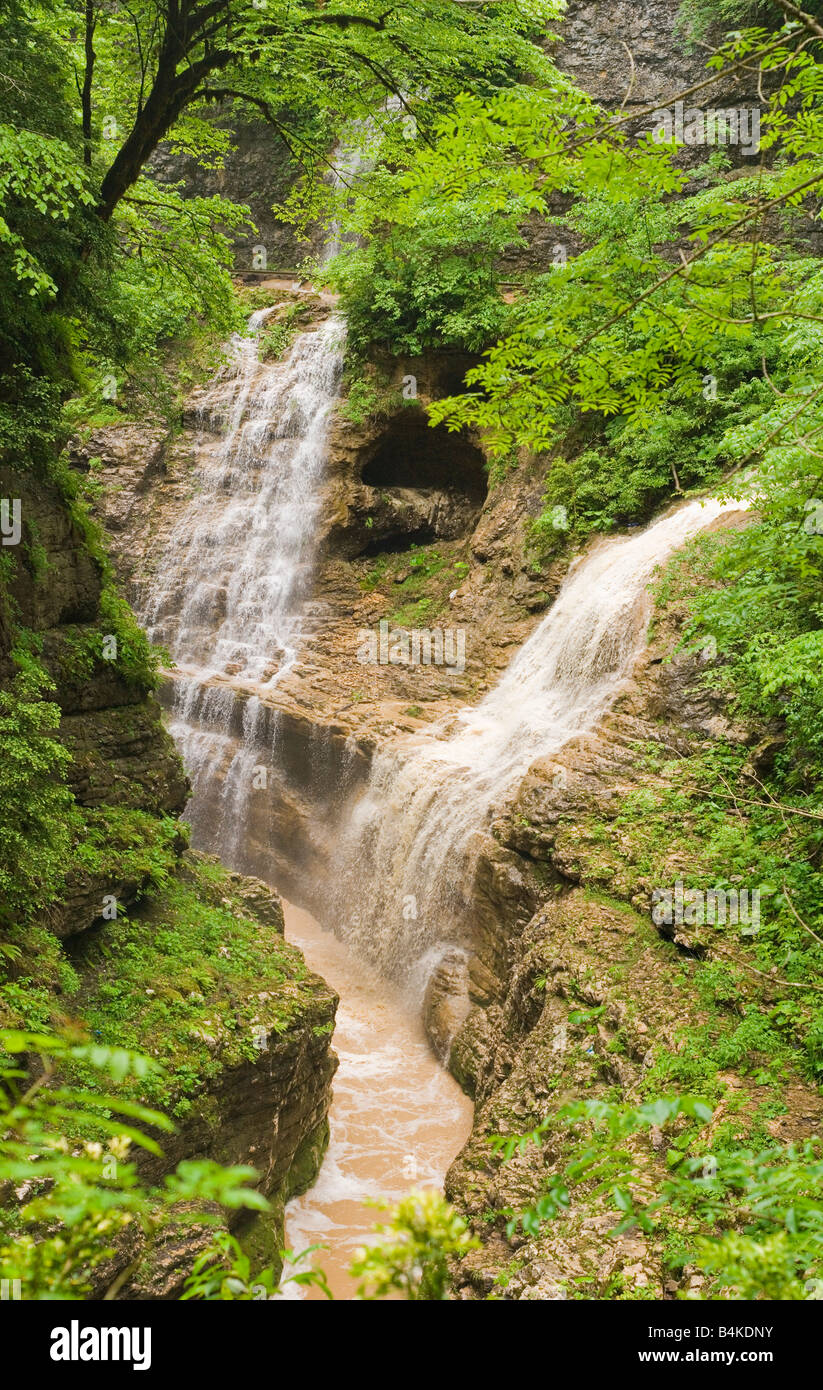 Double waterfall flows hi-res stock photography and images - Alamy