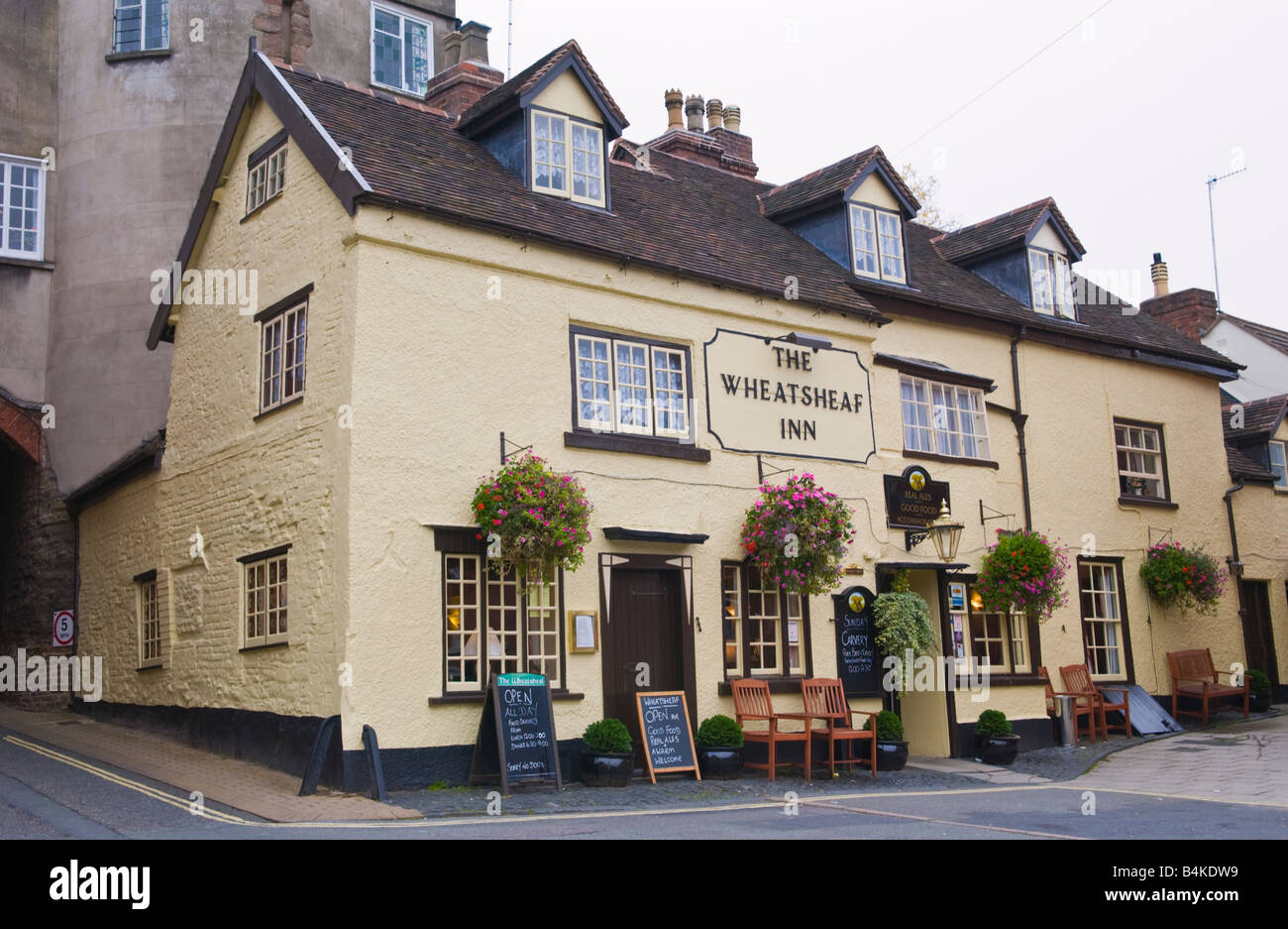 Wheatsheaf inn hi-res stock photography and images - Alamy