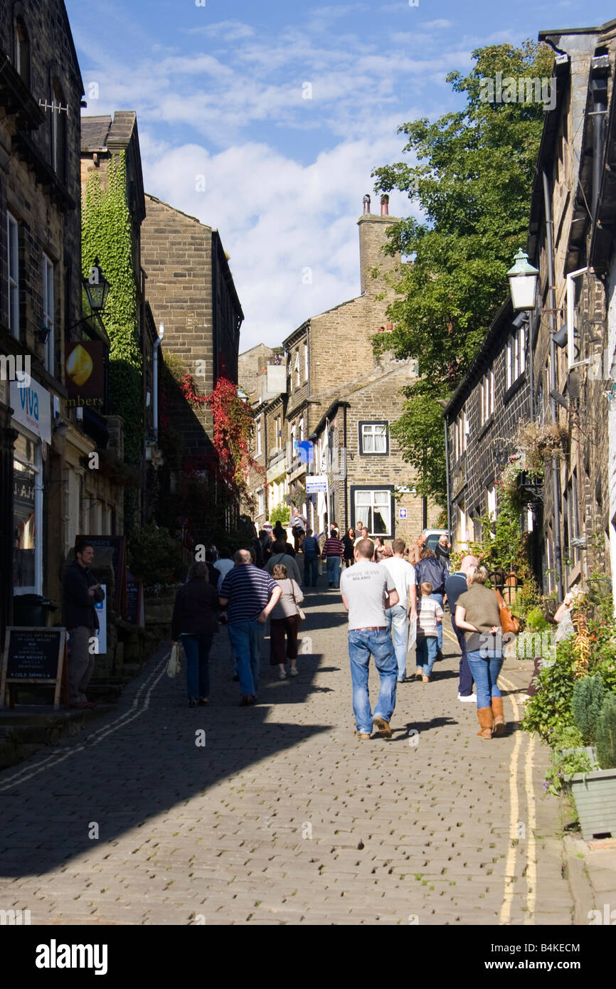 Haworth cobbled main street west hi-res stock photography and images ...