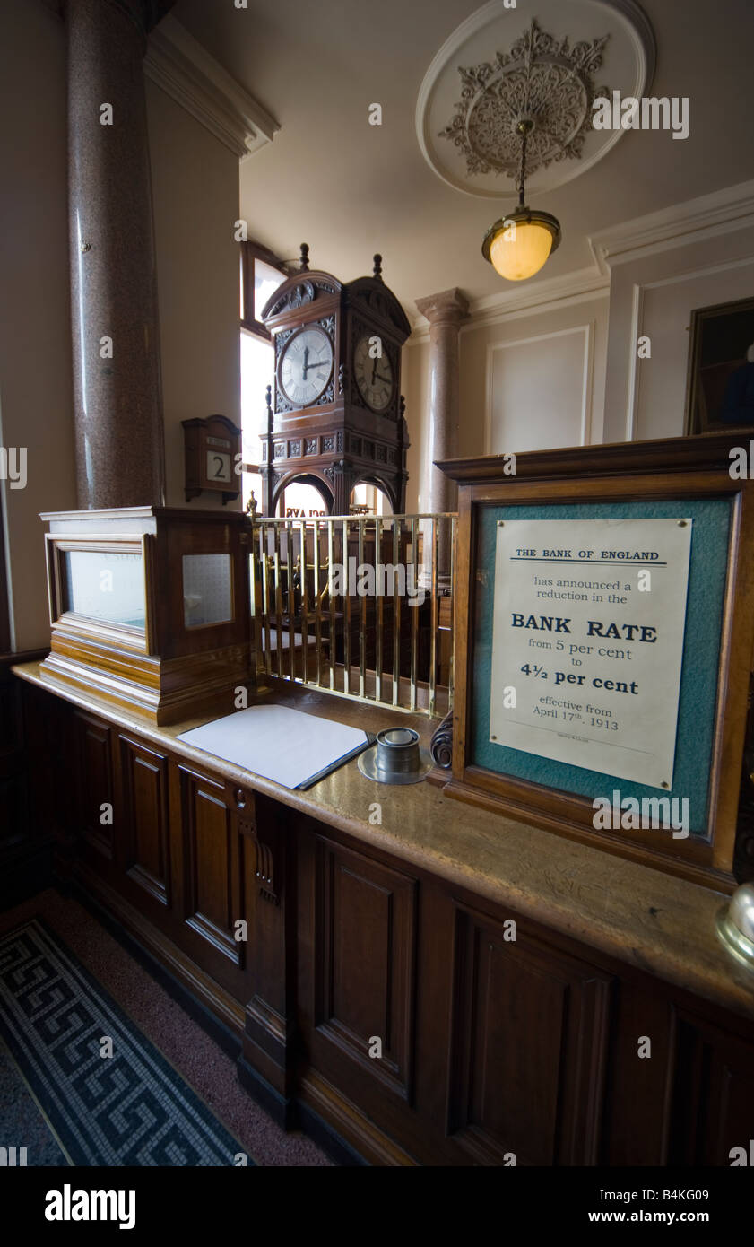 Barclays bank interior hi-res stock photography and images - Alamy