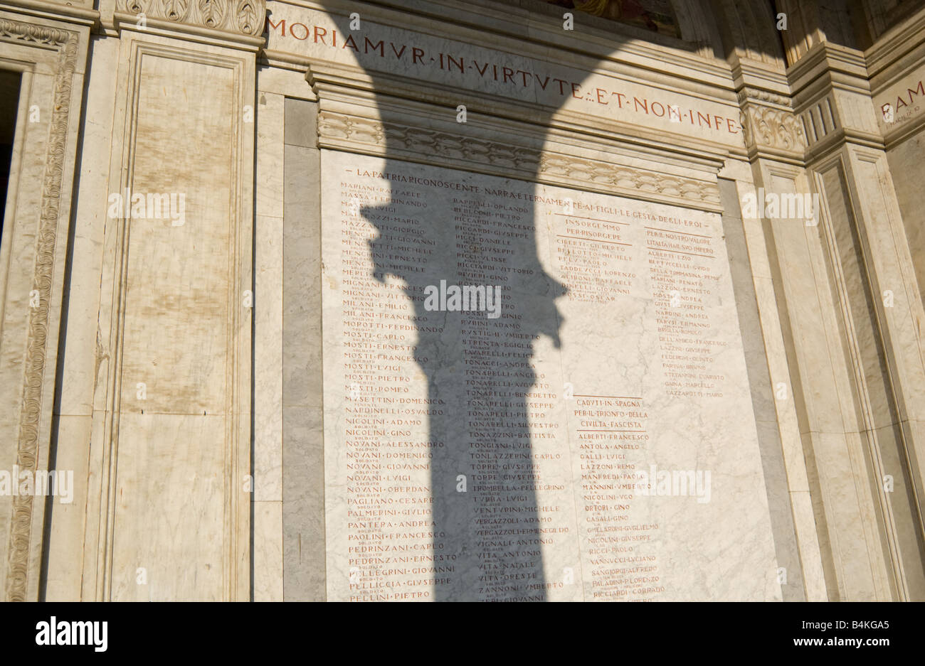 Soldier columns pillars hi-res stock photography and images - Alamy