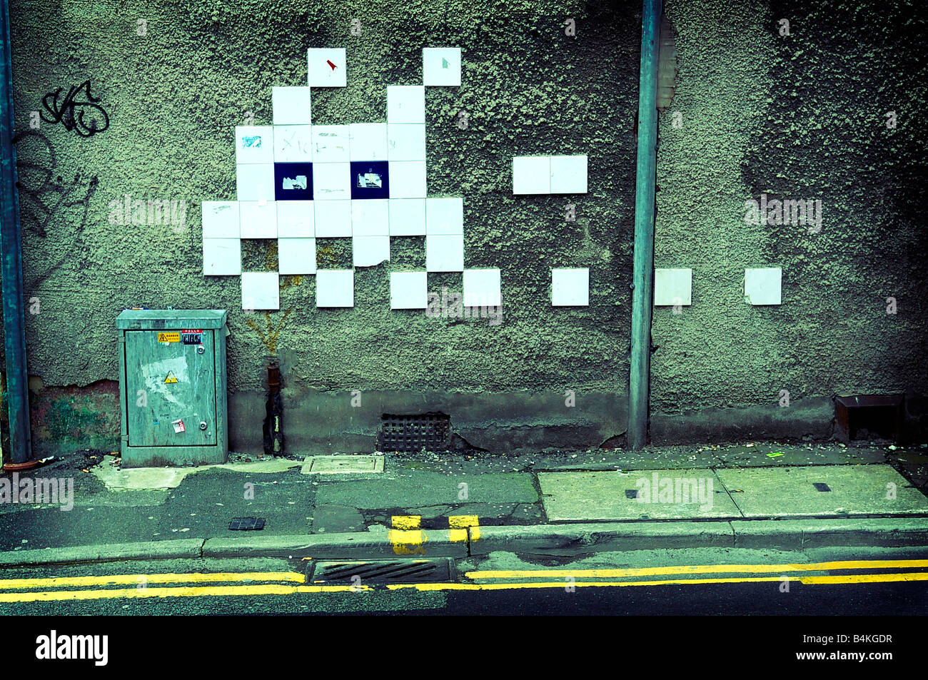 space invader thomas street art manchester northern quarter tiles ...