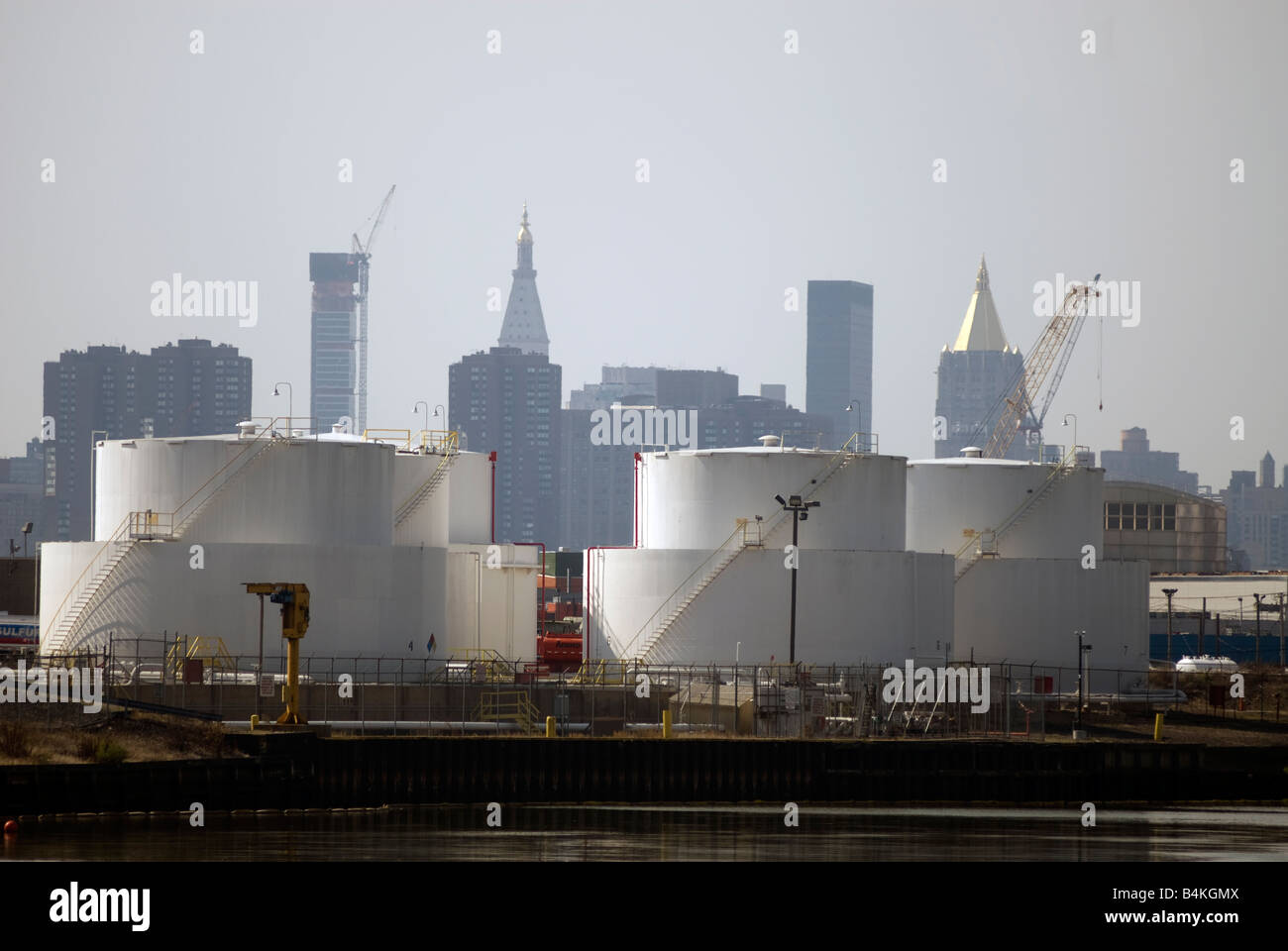 Gas storage tanks hi-res stock photography and images - Alamy