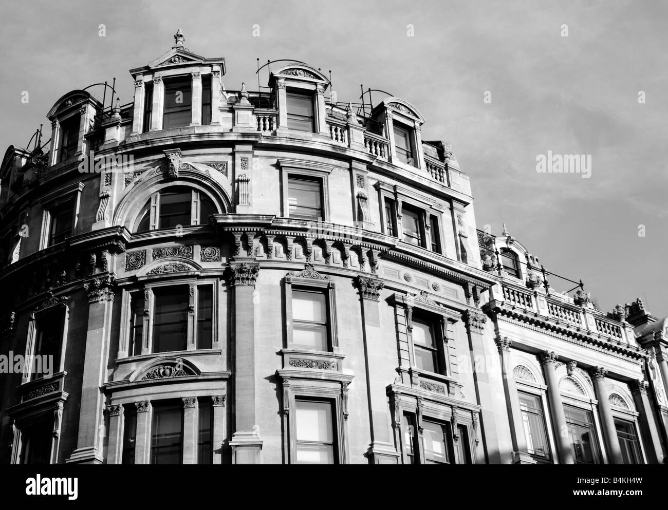 Building opposite Trafalgar Square Stock Photo - Alamy