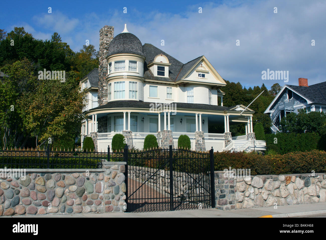 Queen Anne Style HQueen Anne Style Home Mackinaw Island Michigan USA ...
