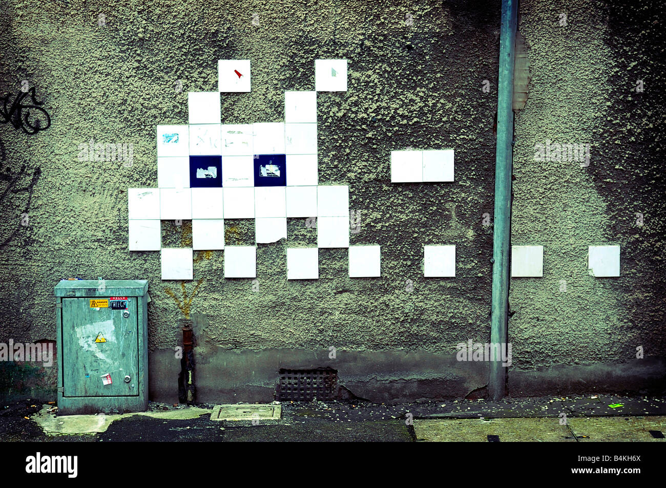 space invader thomas street art manchester northern quarter tiles ...