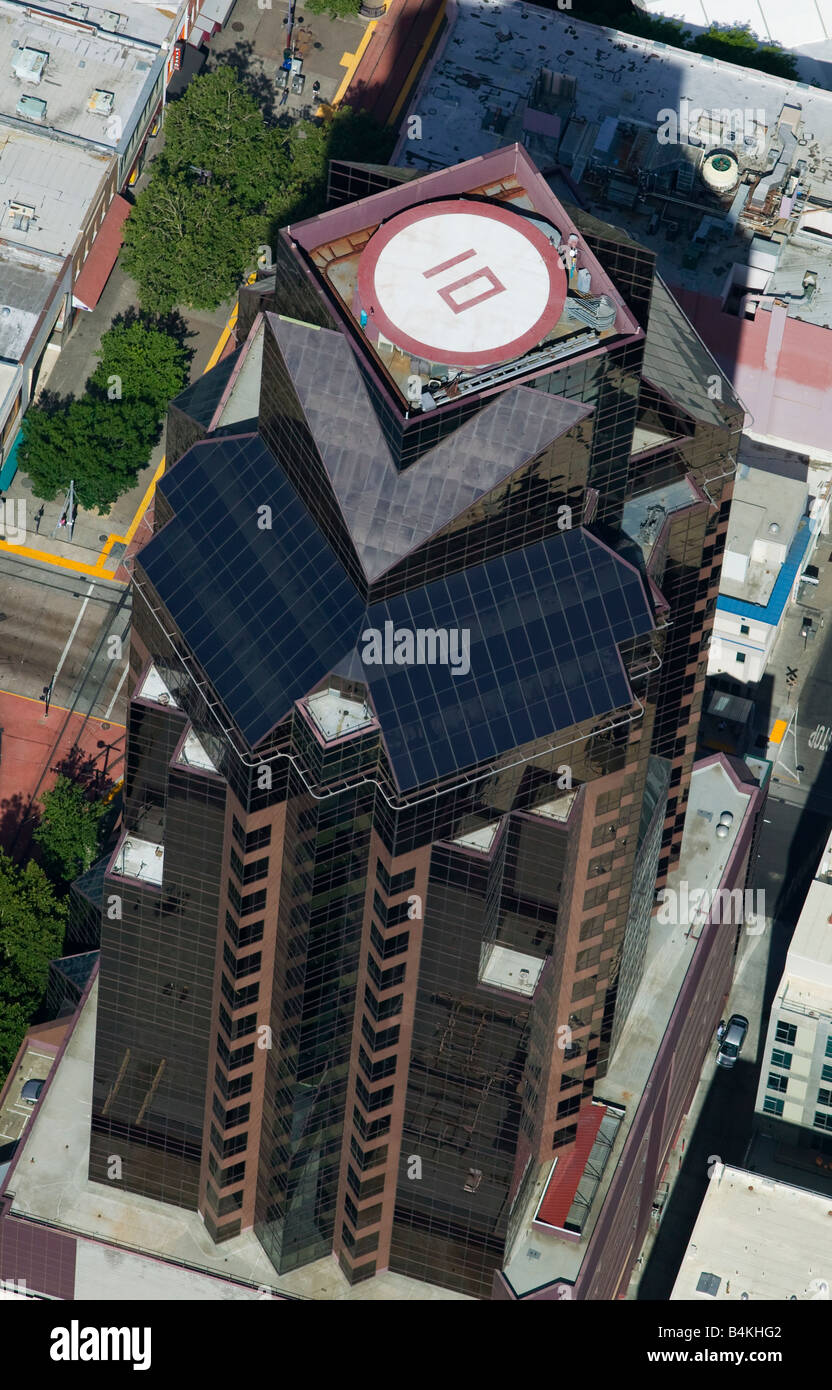 Rooftop helipad helicopter landing pad hi-res stock photography and ...