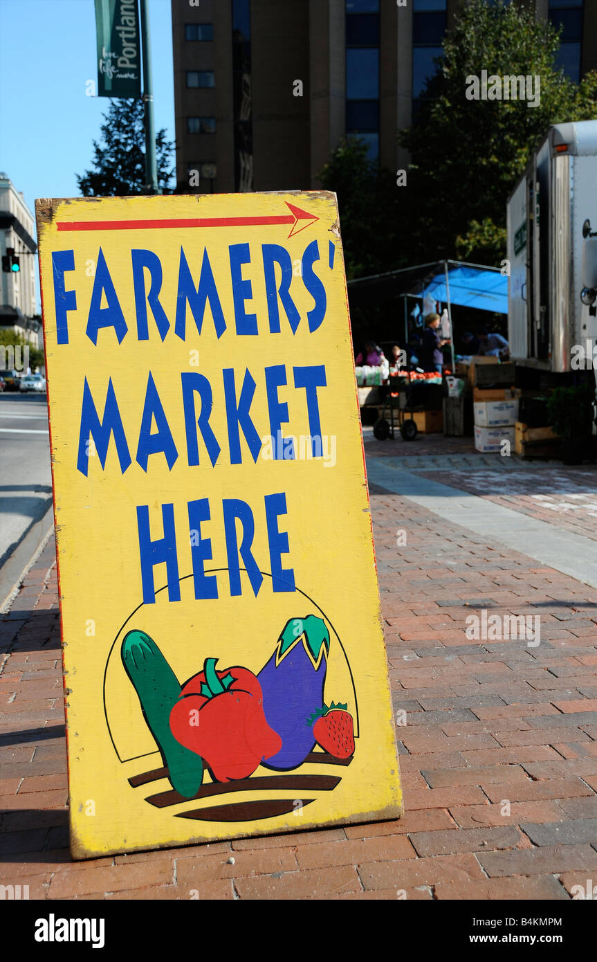 Farmers sign hi-res stock photography and images - Alamy