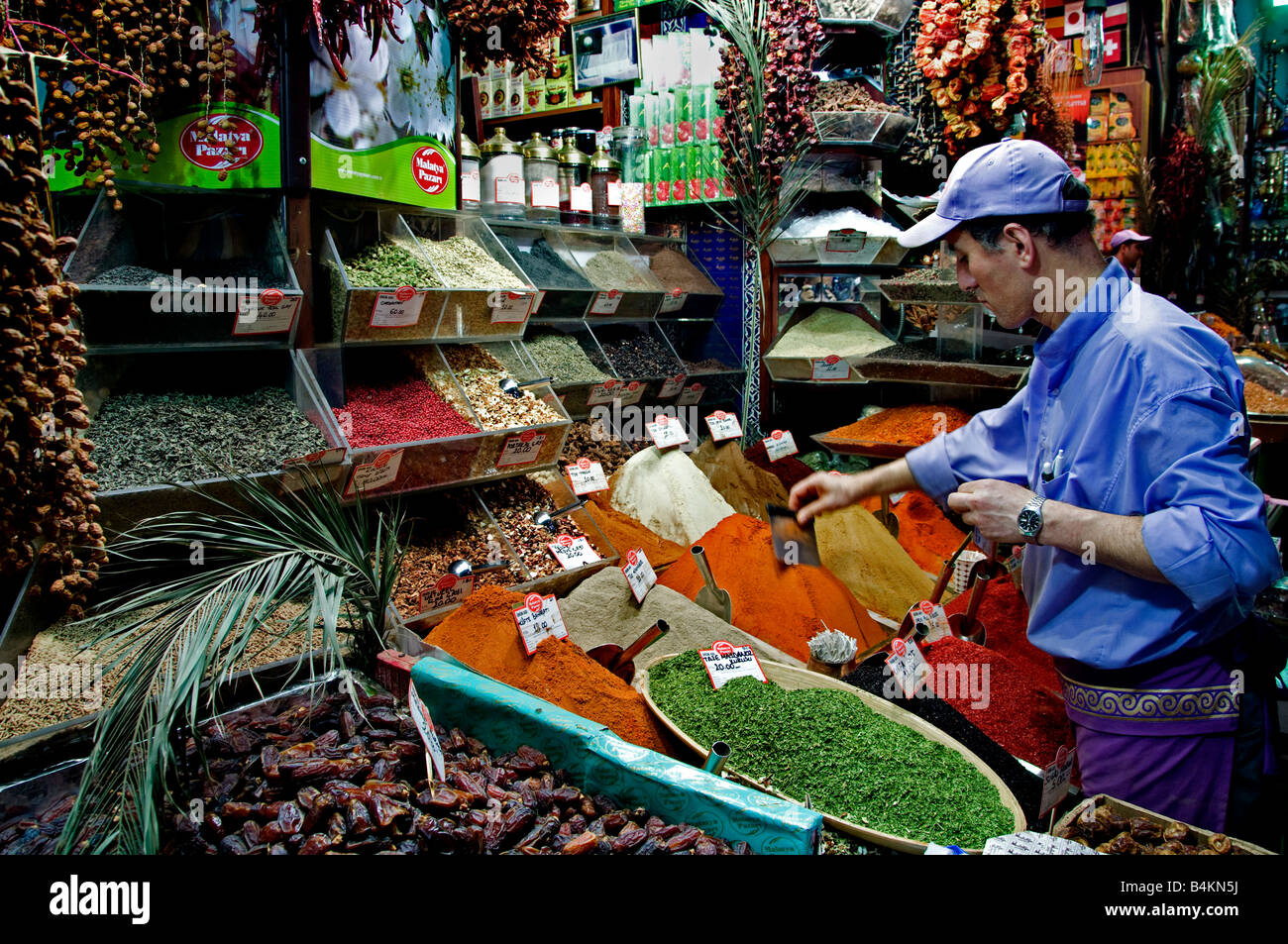 Istanbul The Egyptian Spice Bazaar Turkey Market Stock Photo - Alamy