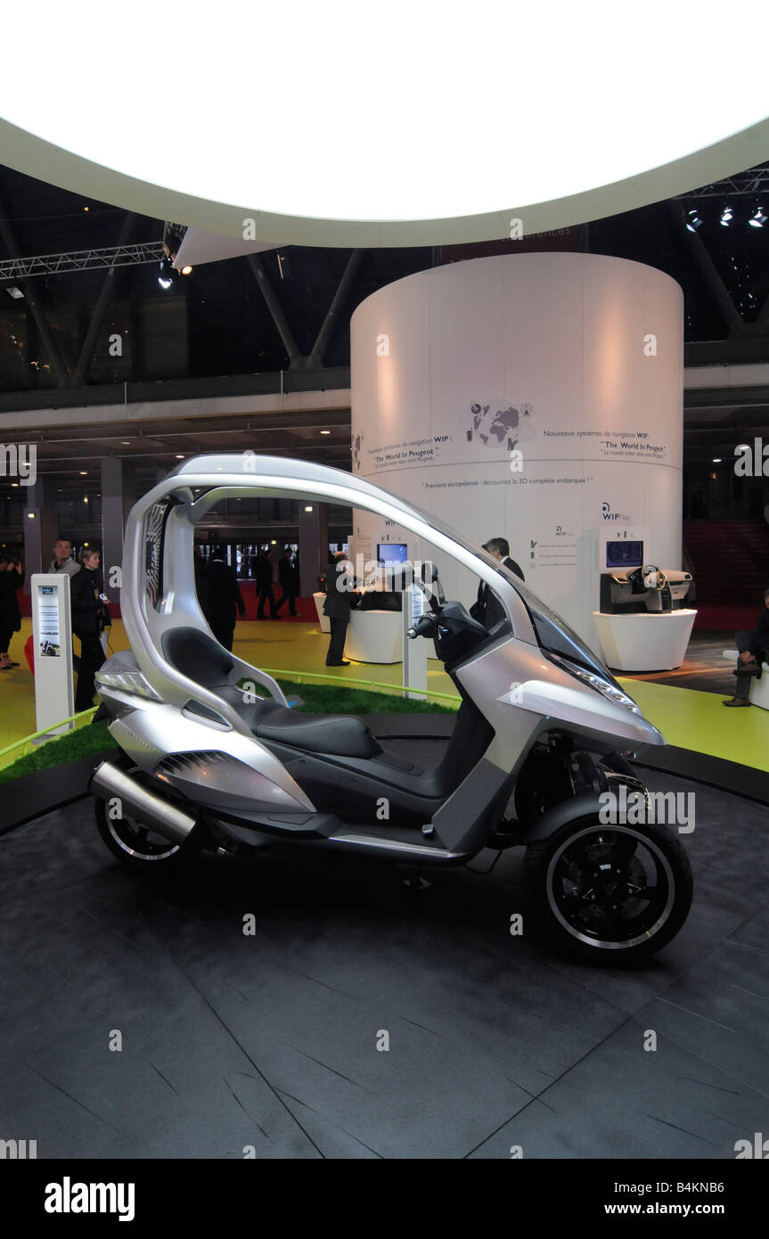 The Peugeot two front-wheels motorbike on display during the "Mondial ...