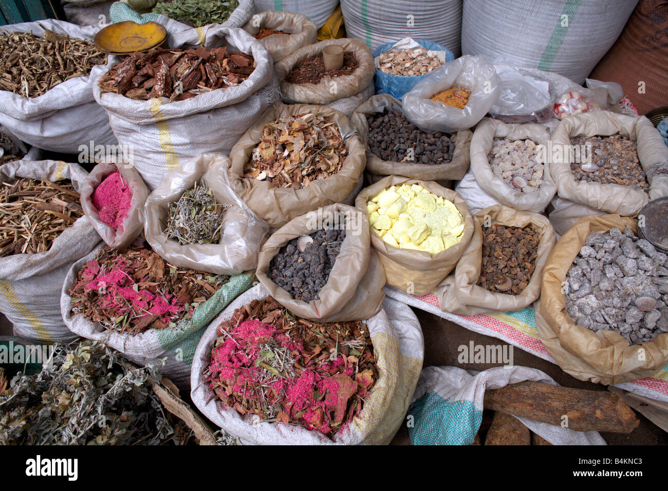 Shola market addis ababa ethiopia hi-res stock photography and images ...