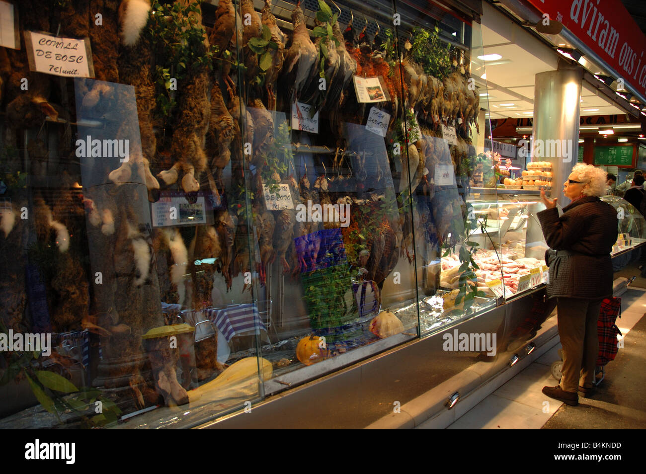 Woman order chicken hi-res stock photography and images - Alamy