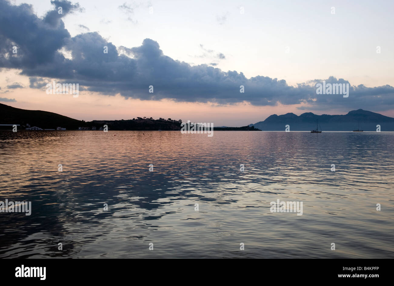 Sunrise in puerto pollensa, majorca Stock Photo - Alamy