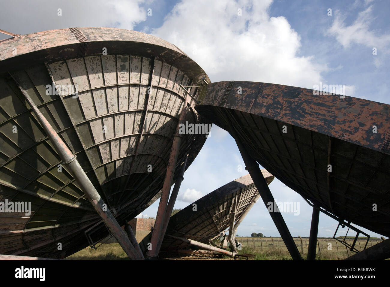 Early warning raf stenigot ww11 mod dish intact radar wolds hi-res ...