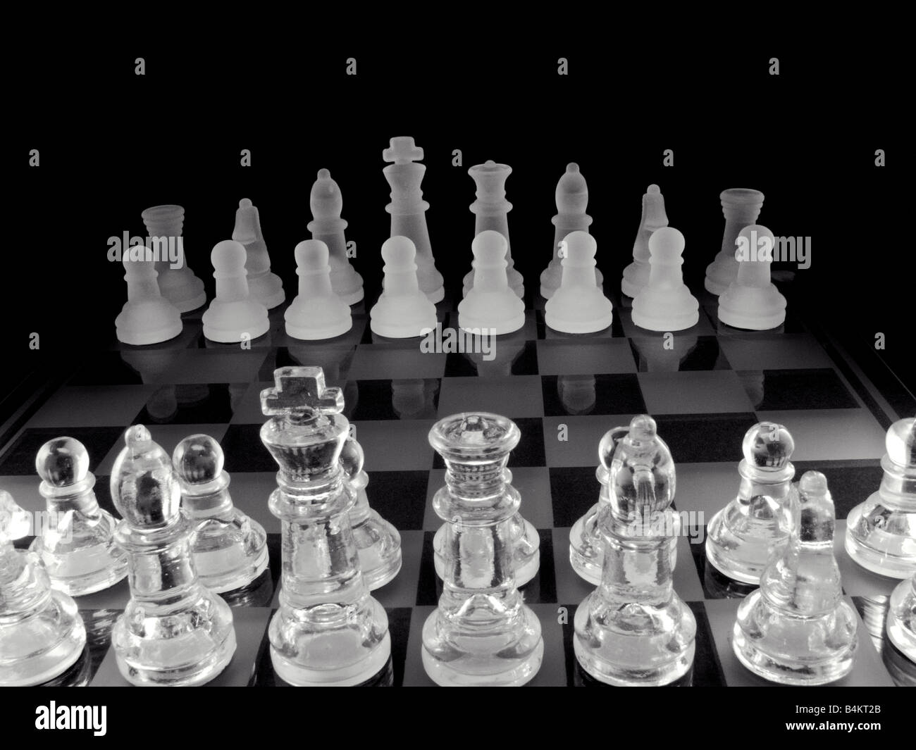 Glass chess set hi-res stock photography and images - Alamy