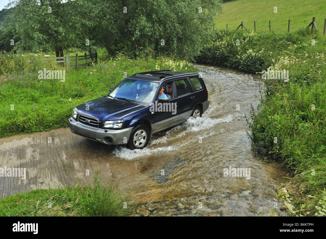 Vehicle fording river hi-res stock photography and images - Alamy