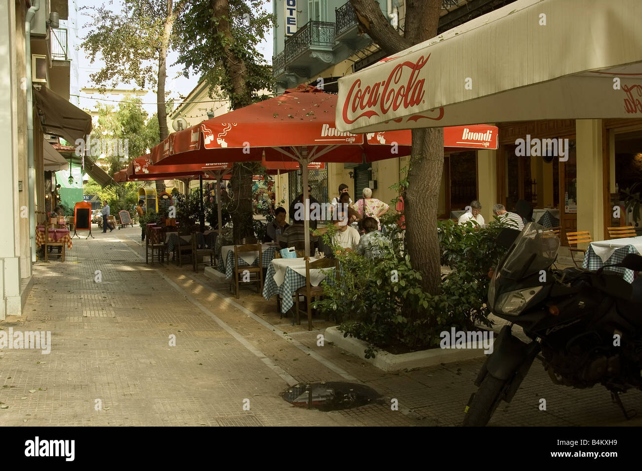 Old taverna athens hi-res stock photography and images - Alamy